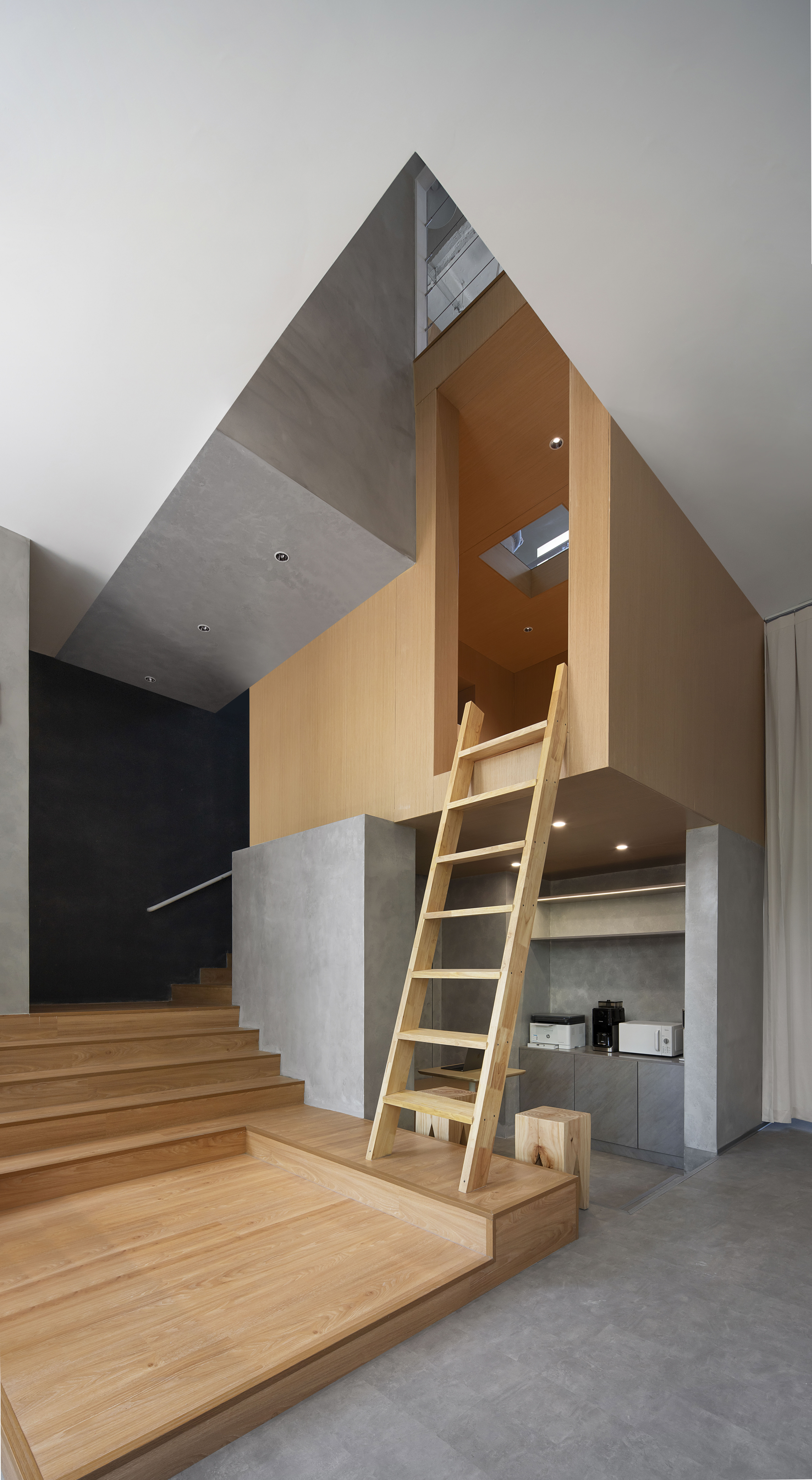 WOW Office by UK Studio - Architizer