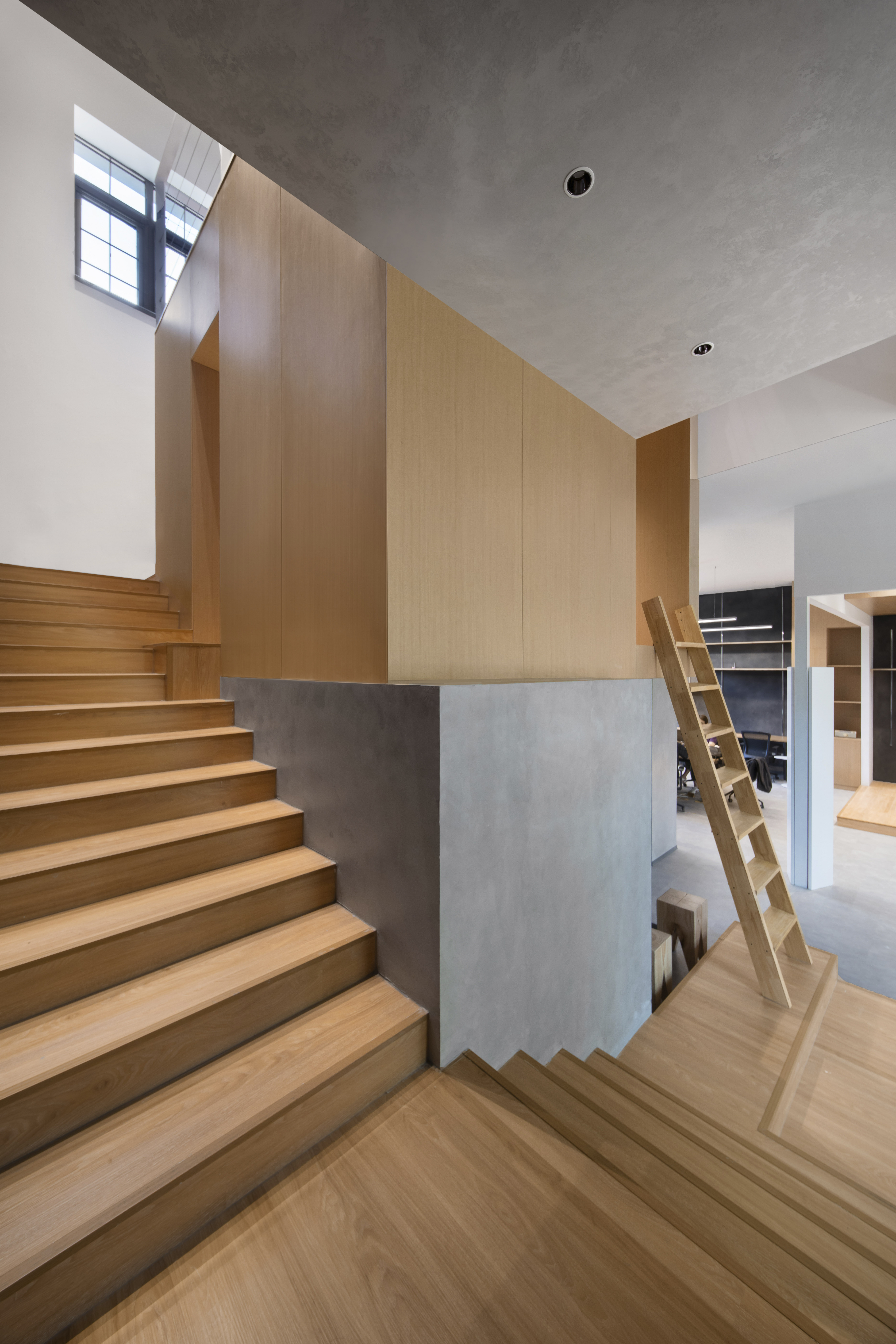 WOW Office by UK Studio - Architizer