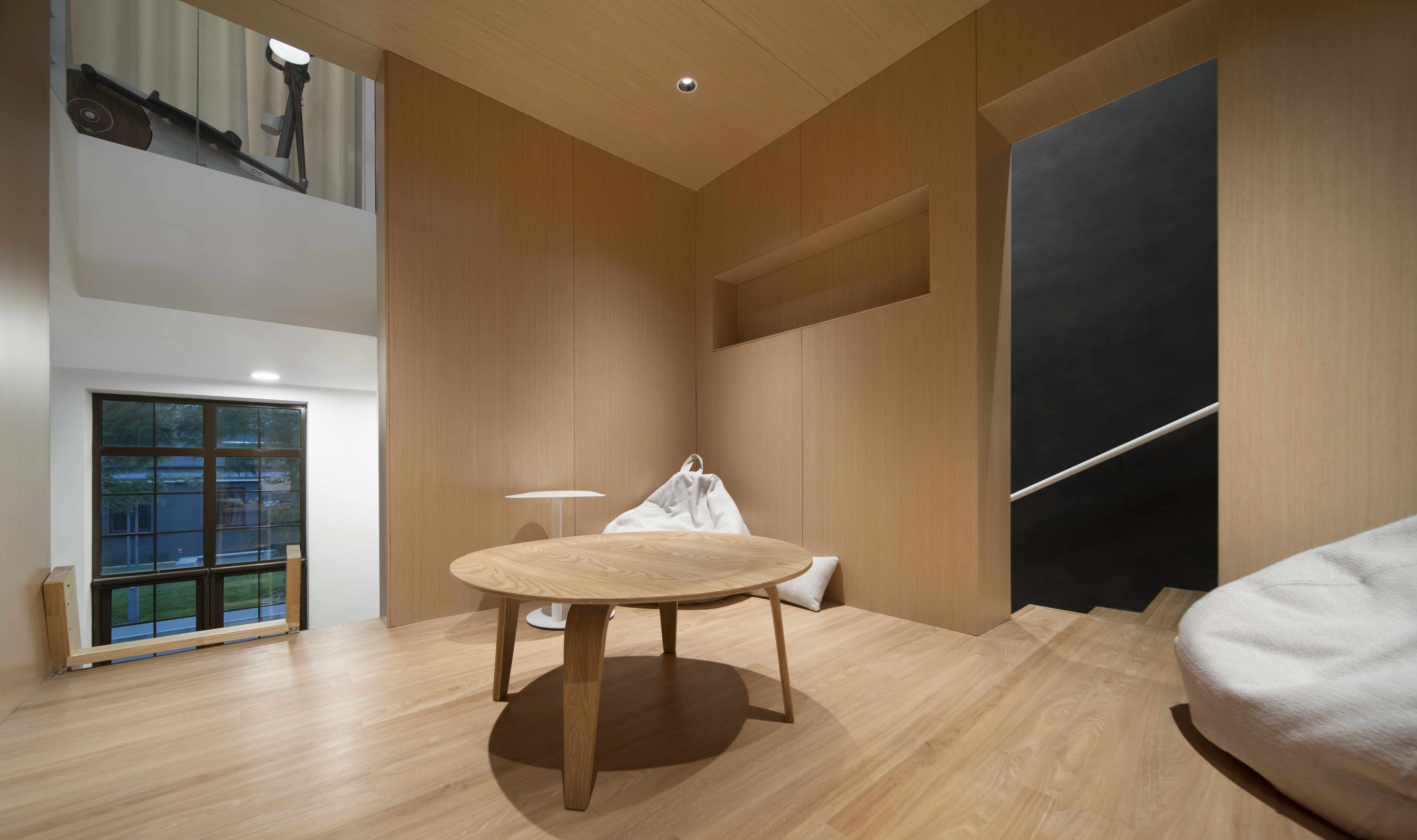 WOW Office by UK Studio - Architizer