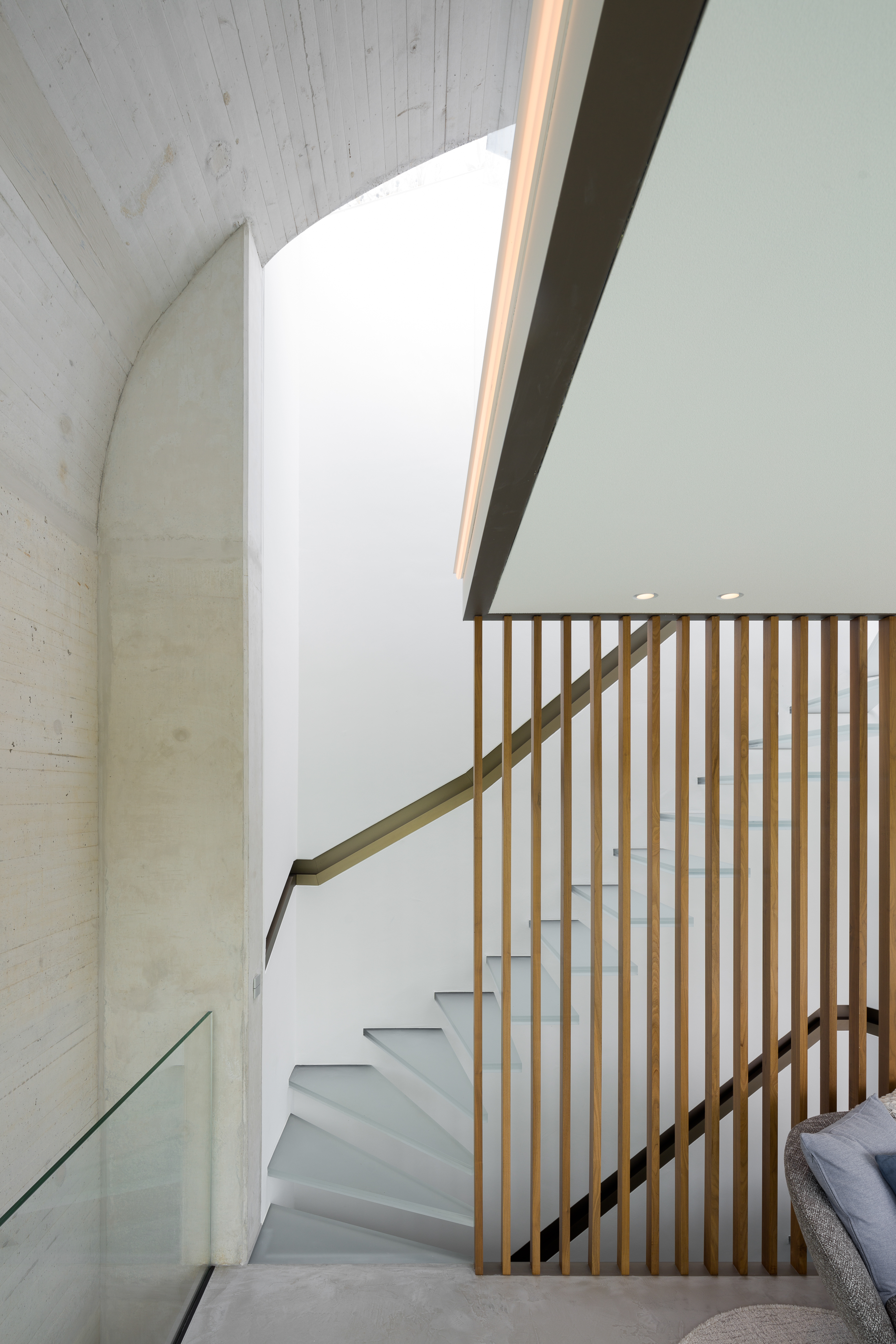 The House Under the Ground by WillemsenU - Architizer