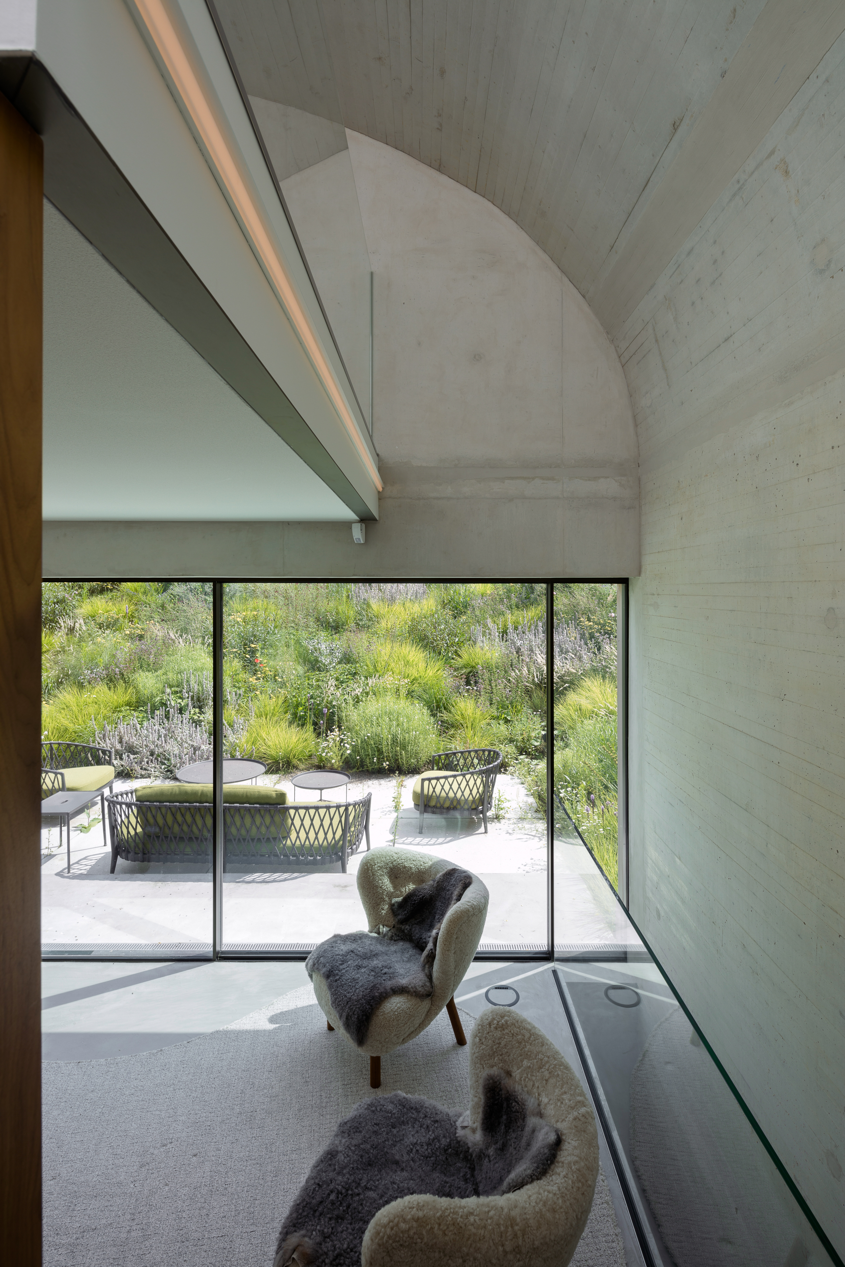 The House Under the Ground by WillemsenU - Architizer