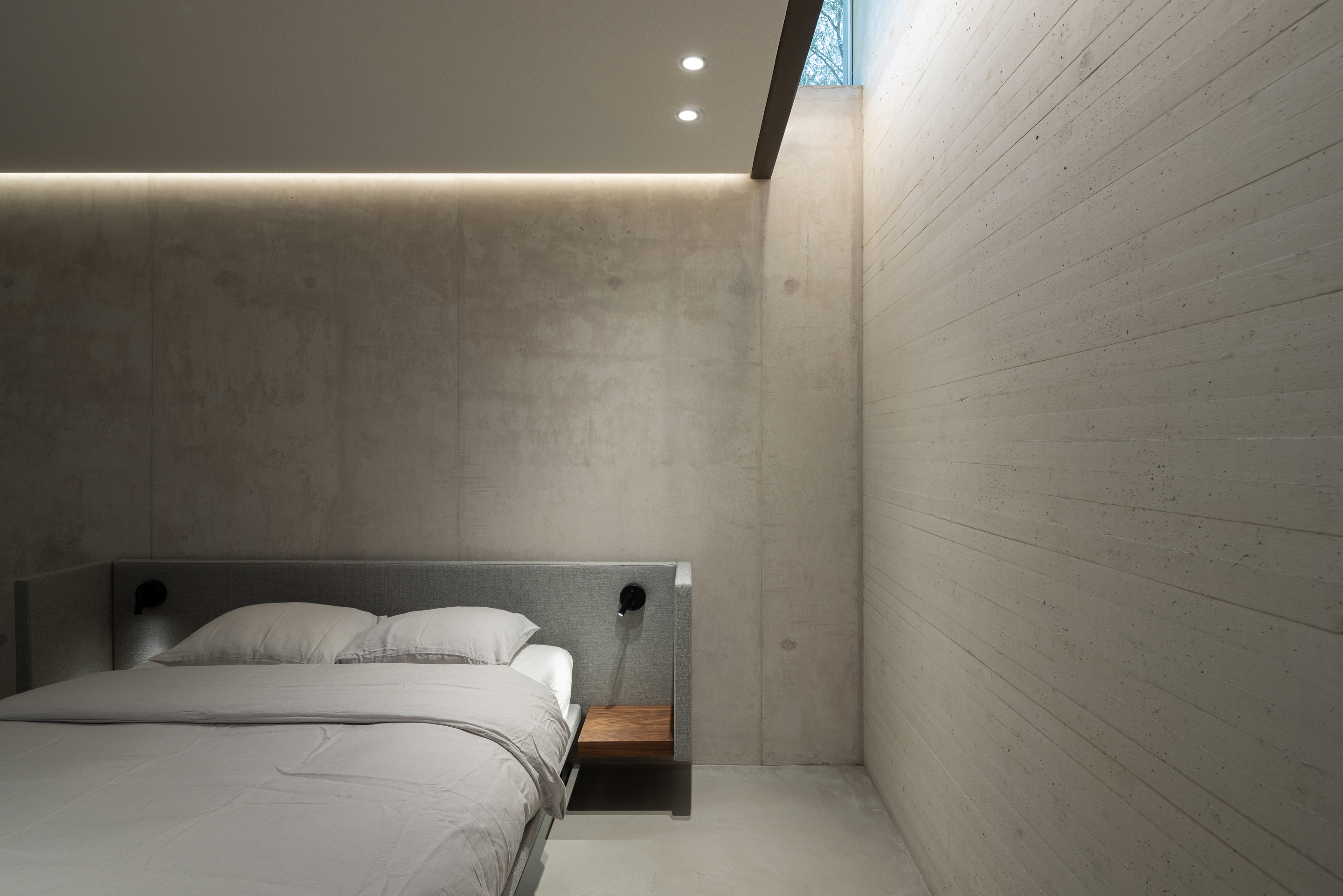 The House Under the Ground by WillemsenU - Architizer