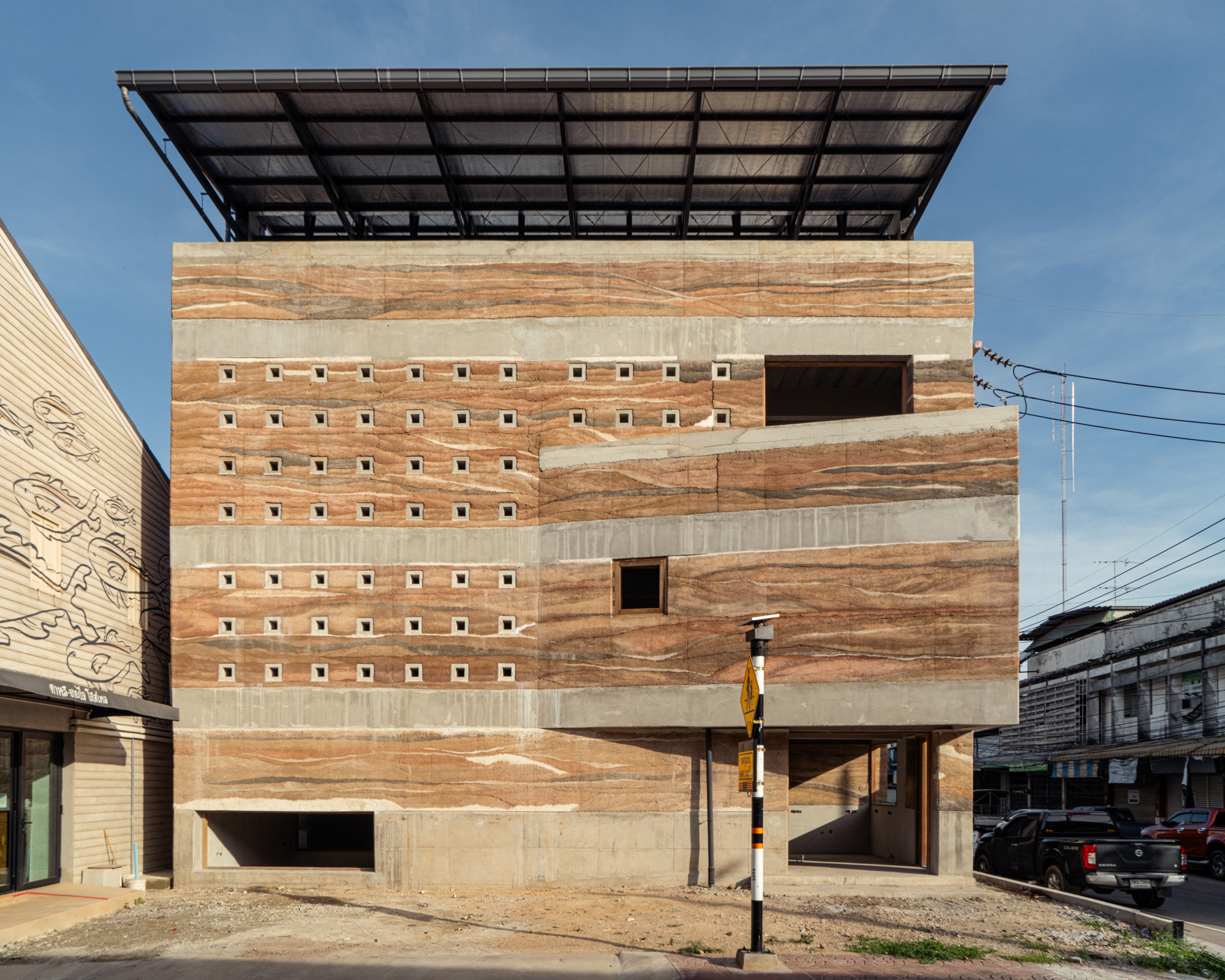 Chonburi Multi-Purpose Building by Suphasidh - Architizer