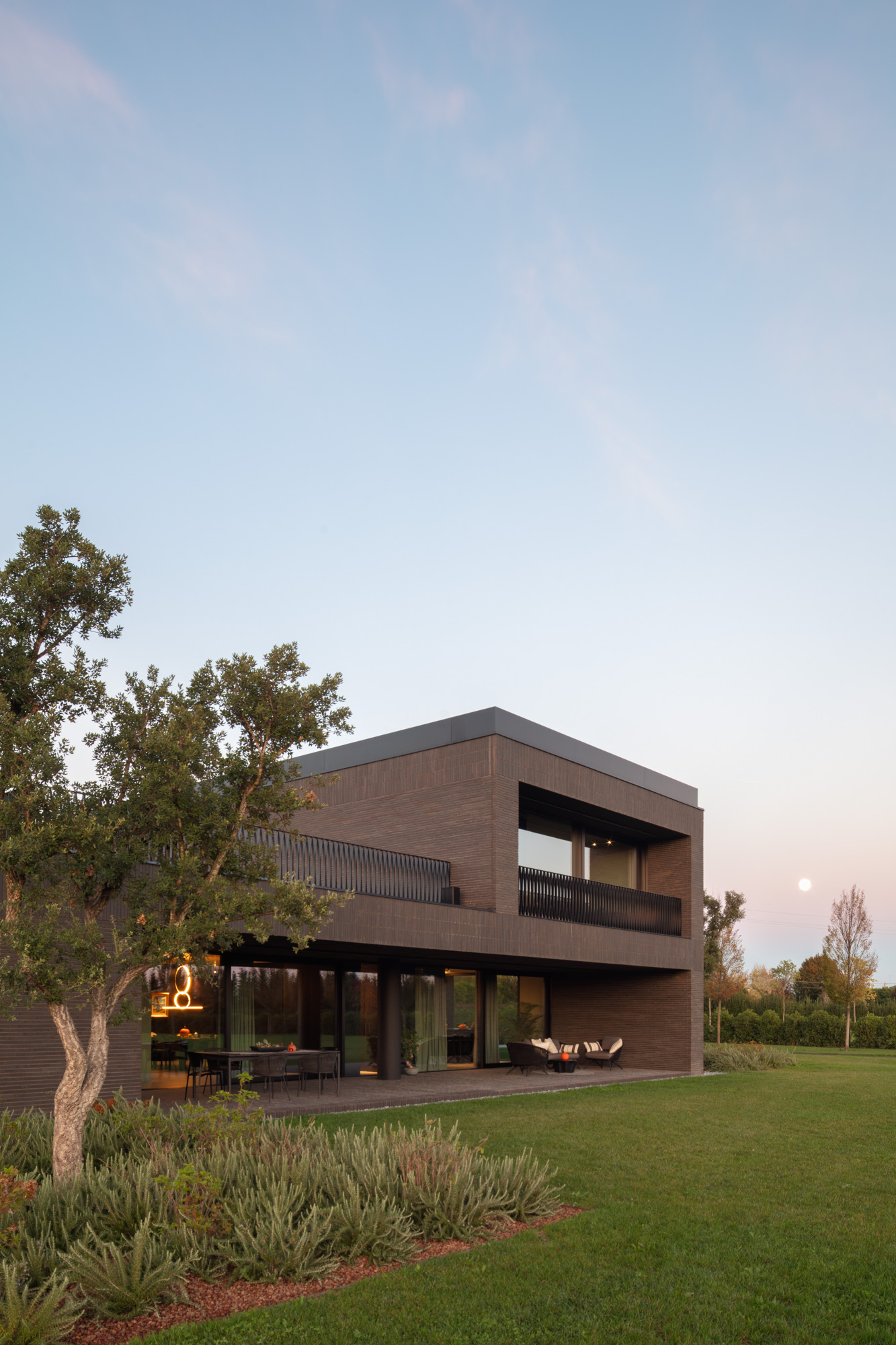 Idea 3906588: 230_House in the park by MIDE Architetti in Padua, Italy ...