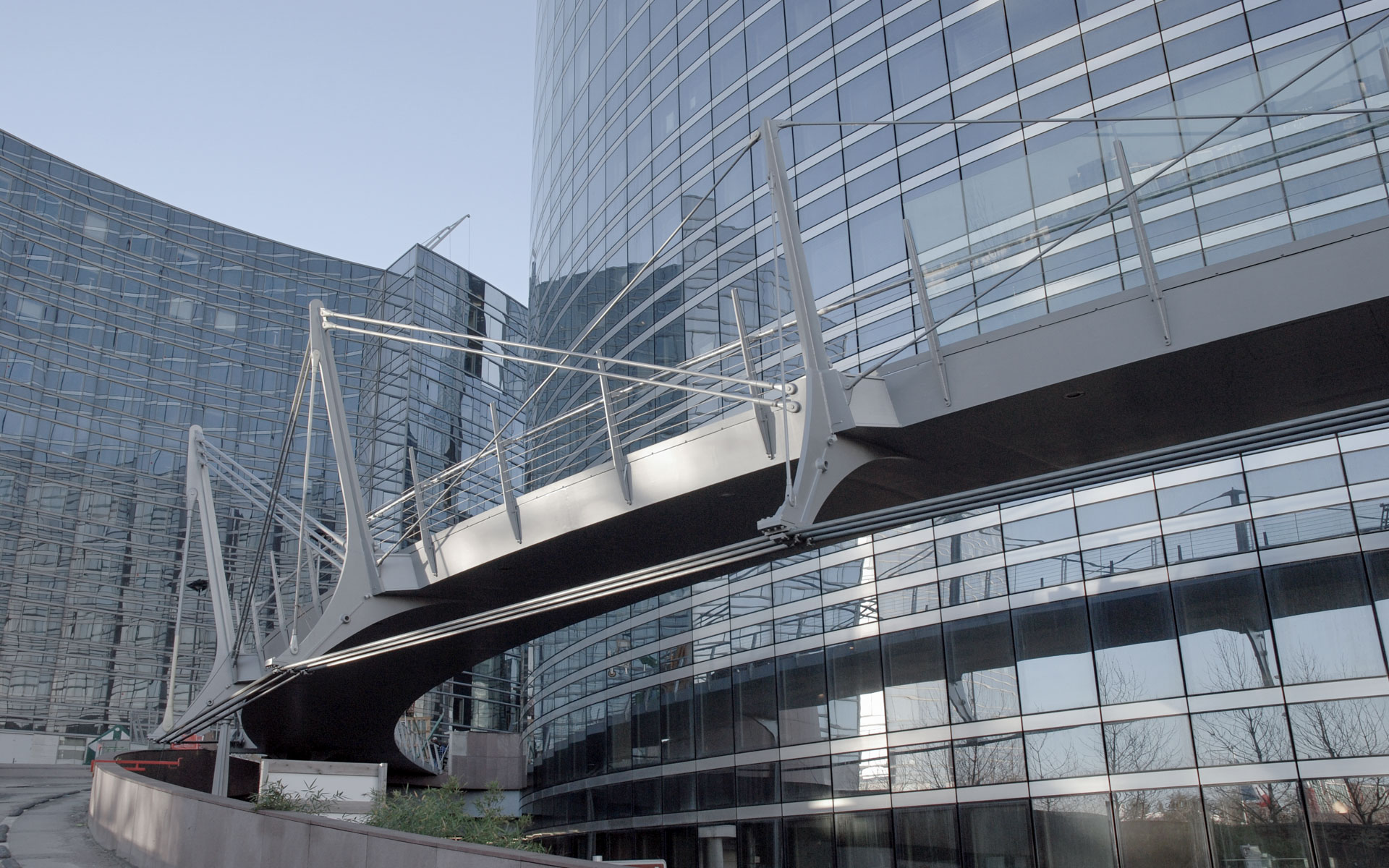 Valmy Footbridge - La Défense by Dietmar Feichtinger Architectes ...