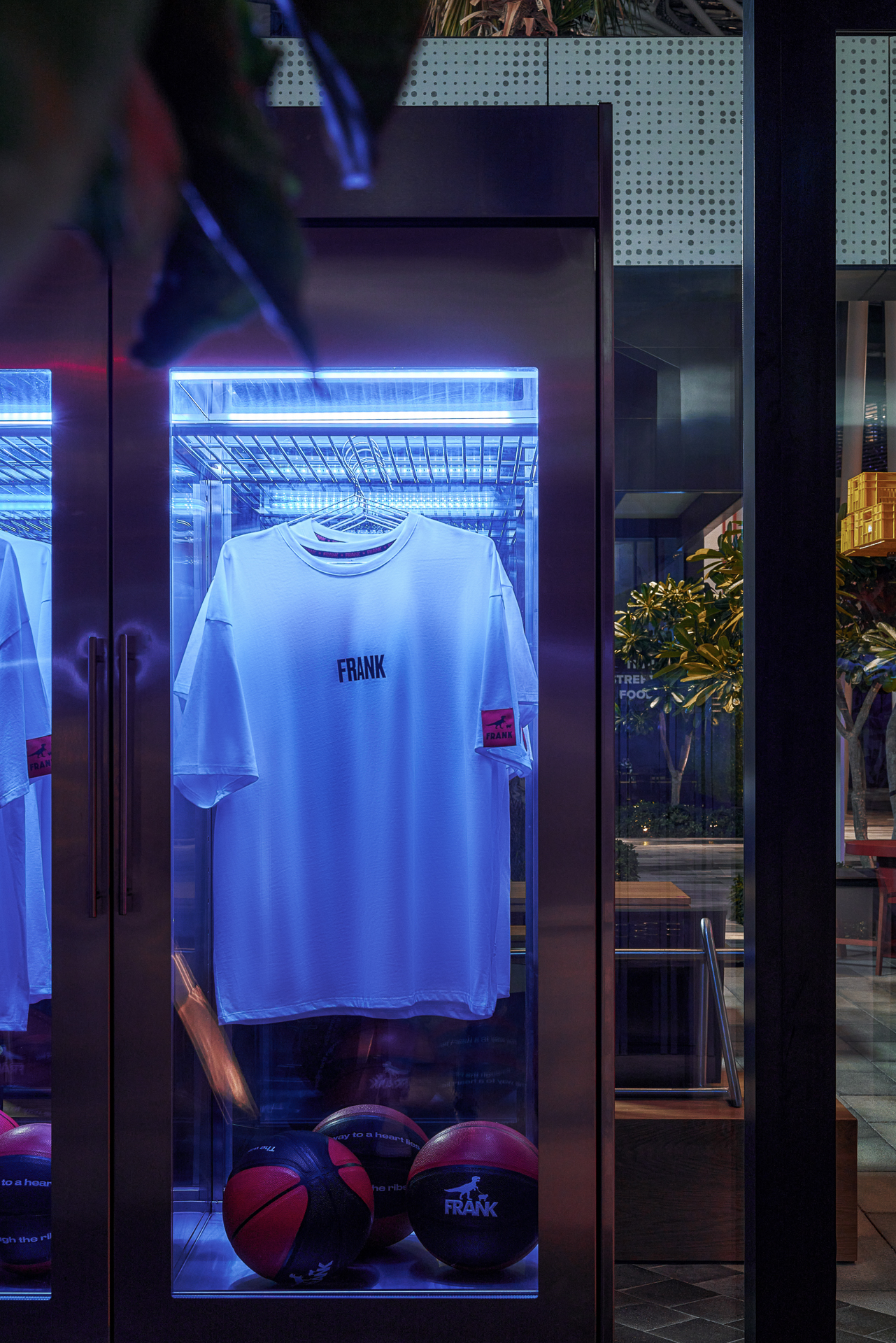 FRANK restaurant by DA bureau - Architizer