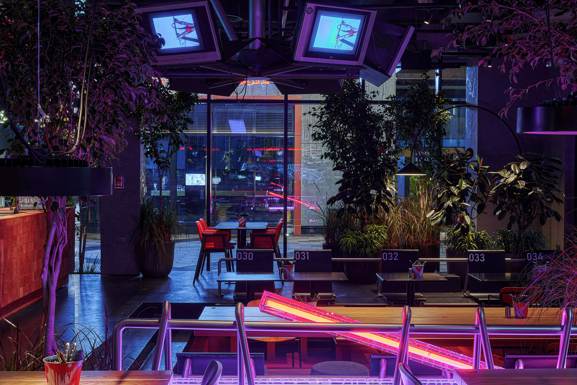 FRANK restaurant by DA bureau - Architizer