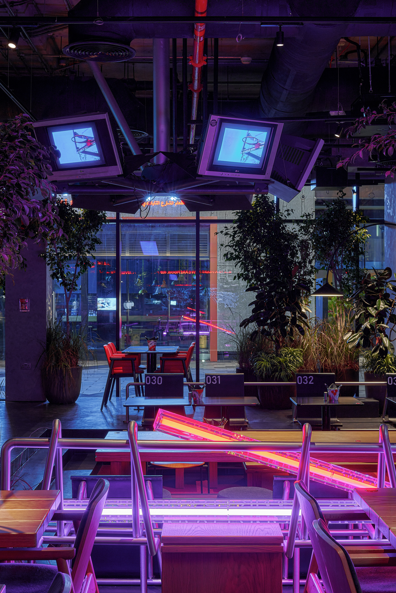 FRANK restaurant by DA bureau - Architizer