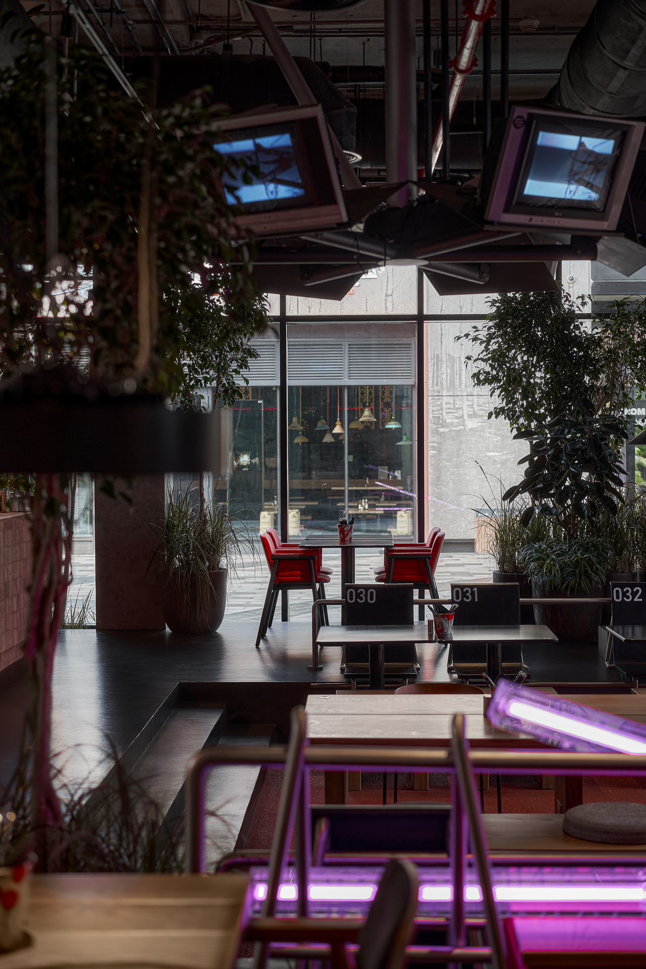 FRANK restaurant by DA bureau - Architizer