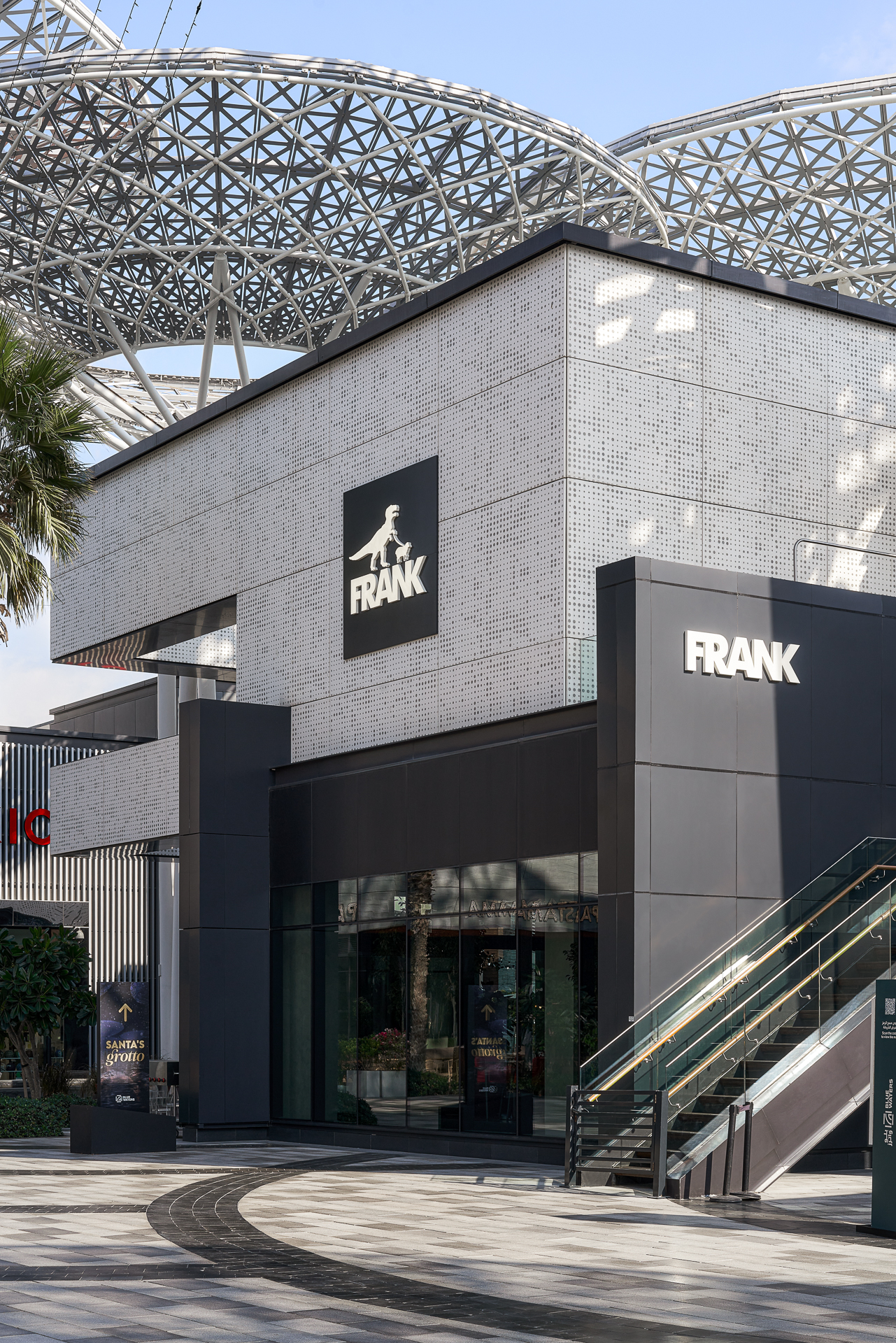 FRANK restaurant by DA bureau - Architizer