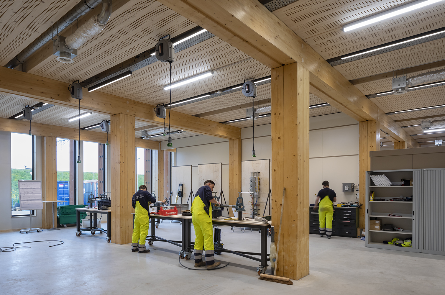 Alliander Westpoort by De Zwarte Hond - Architizer