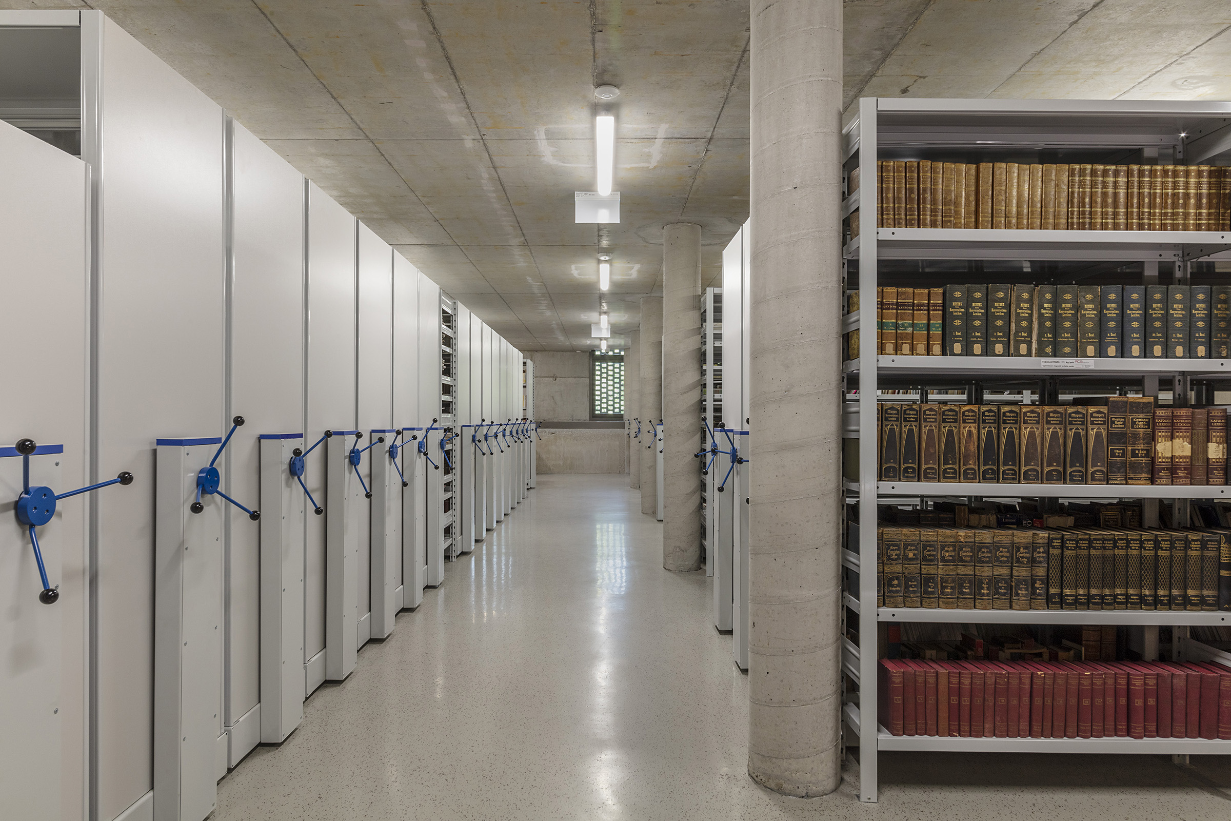 SZEM Museum Collection Storage by Robert Gutowski Architects - Architizer