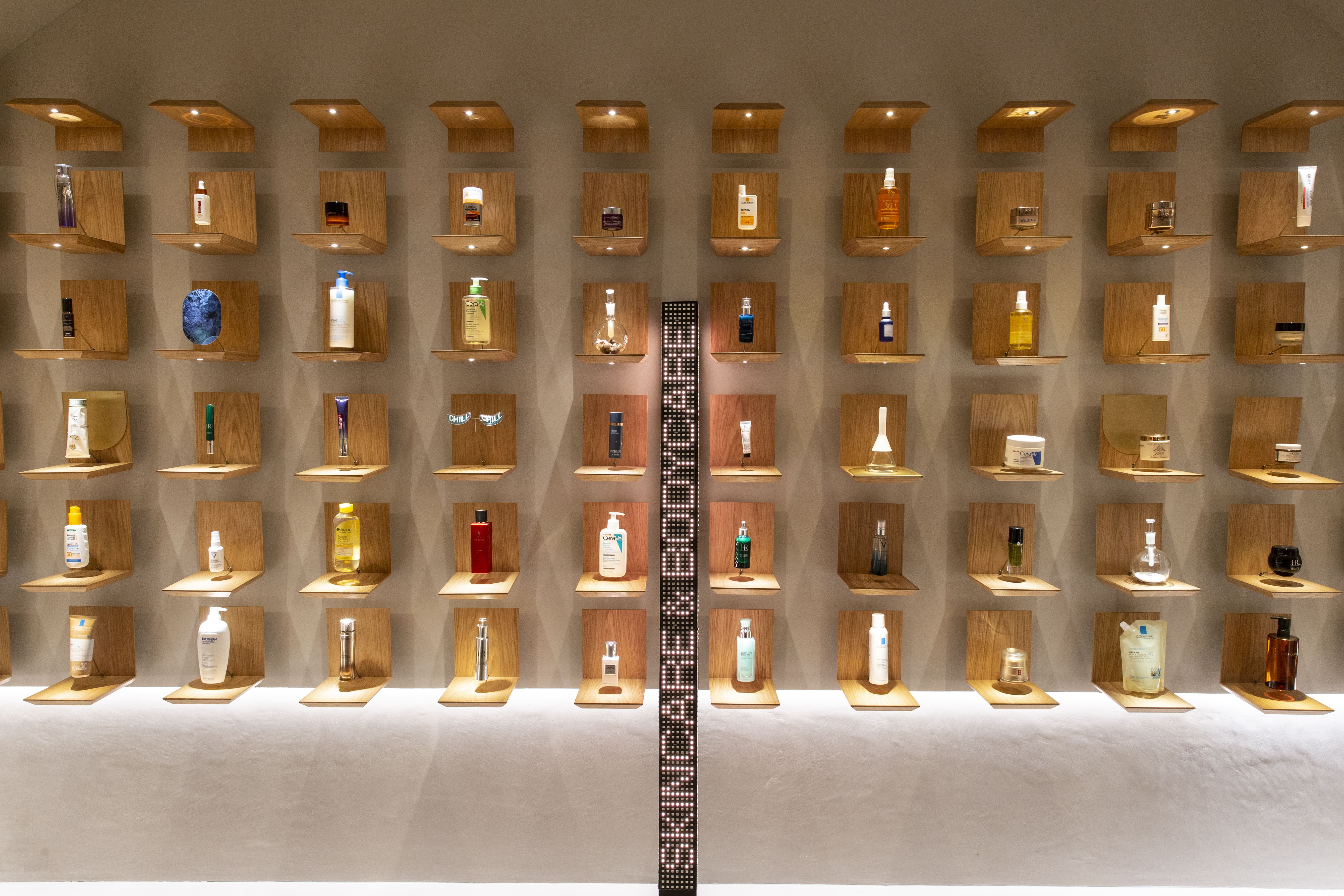 Le Visionnaire by Local Projects, agence Moatti-Rivière - Architizer