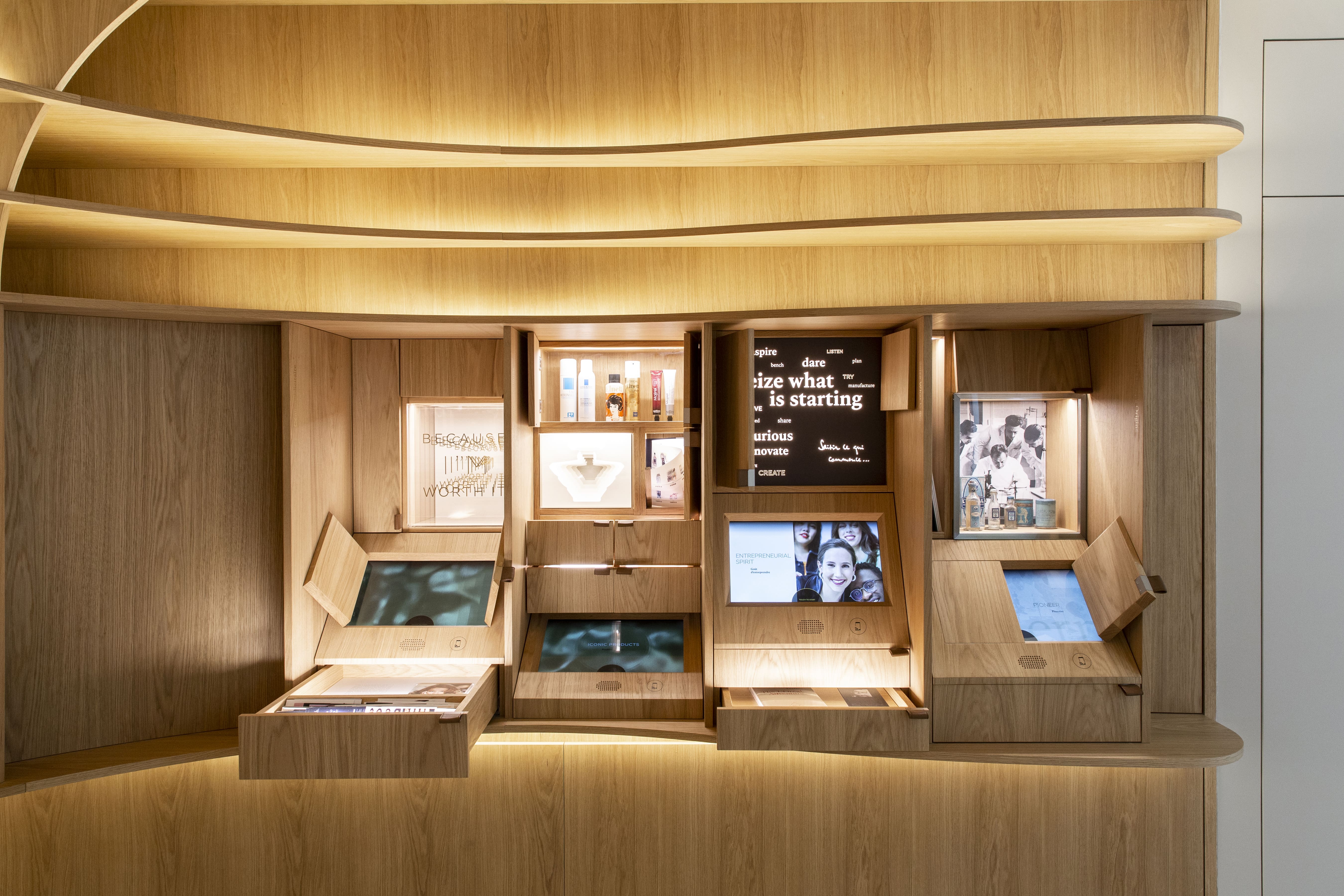 Le Visionnaire by Local Projects, agence Moatti-Rivière - Architizer