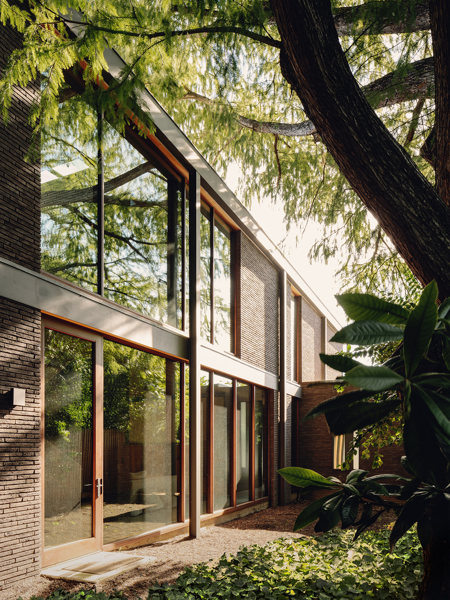 Water's Edge Residence by A Parallel Architecture - Architizer