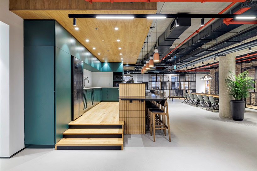 Meteoric Success, Local Spirit and Family Trees: The Awesome Offices of ...
