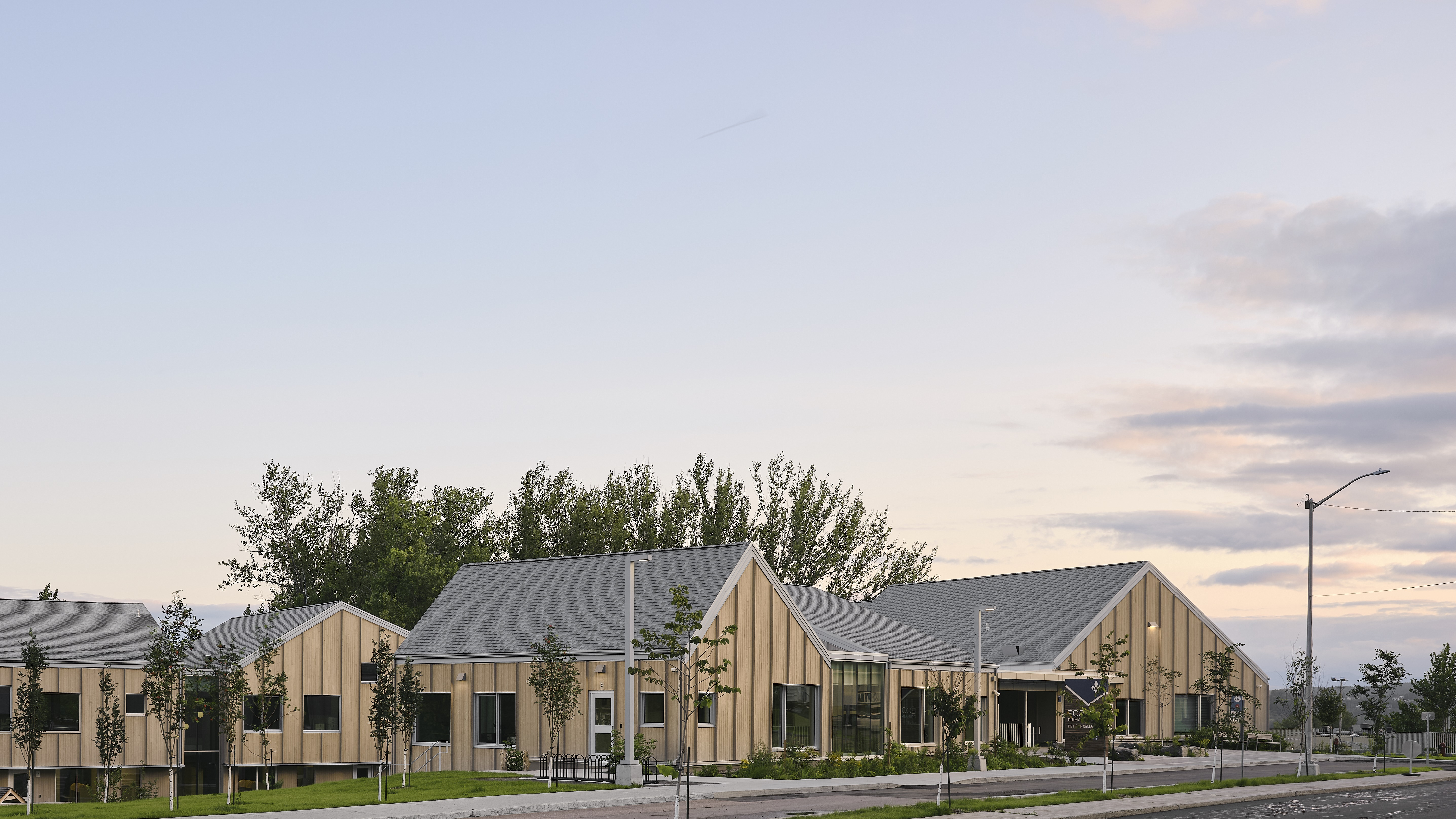 Idea 3934671: École de l'Étincelle (Lab-école) by BGLA architecture ...