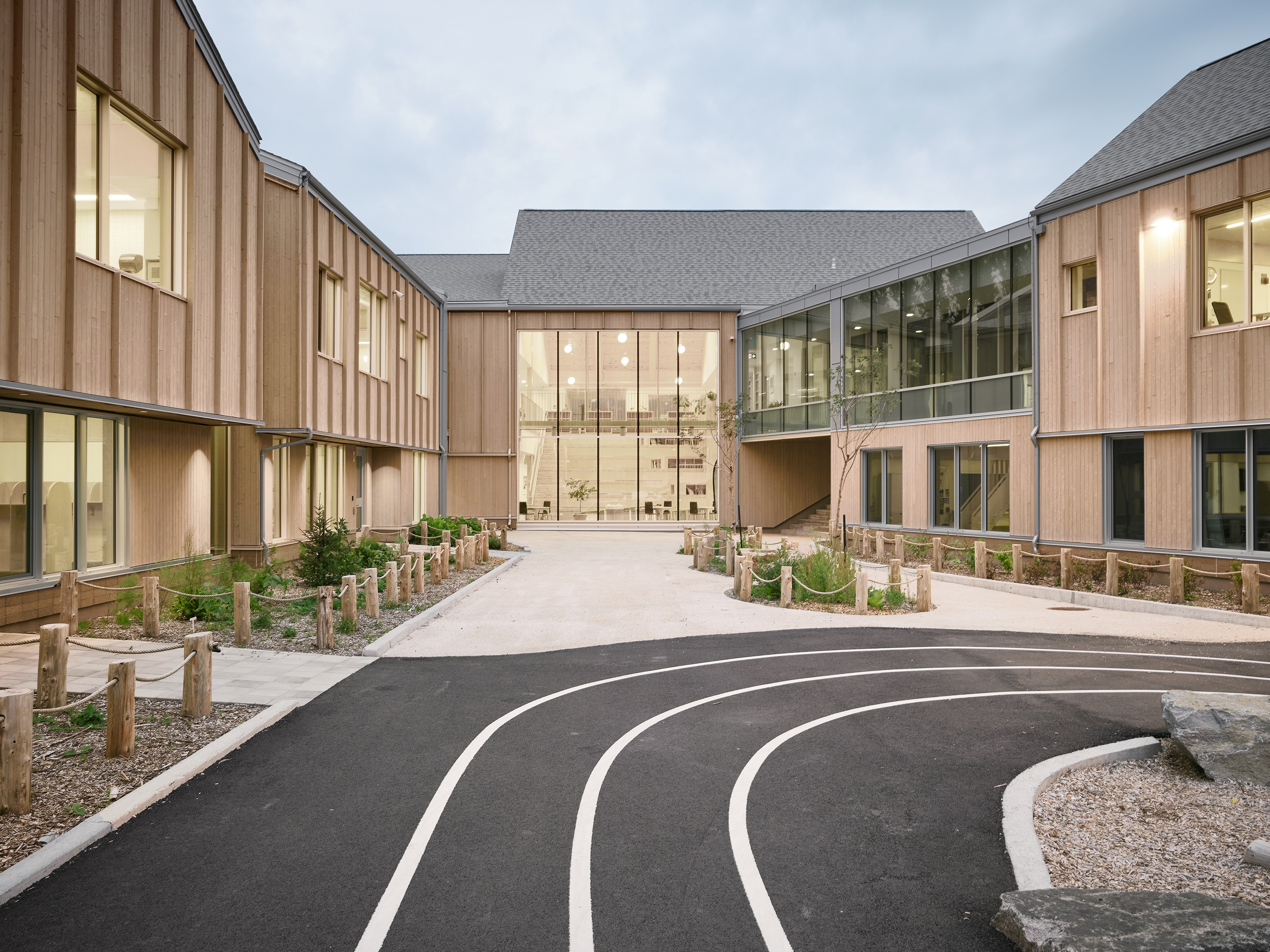 École de l'Étincelle (Lab-école) by Agence Spatiale, BGLA architecture ...
