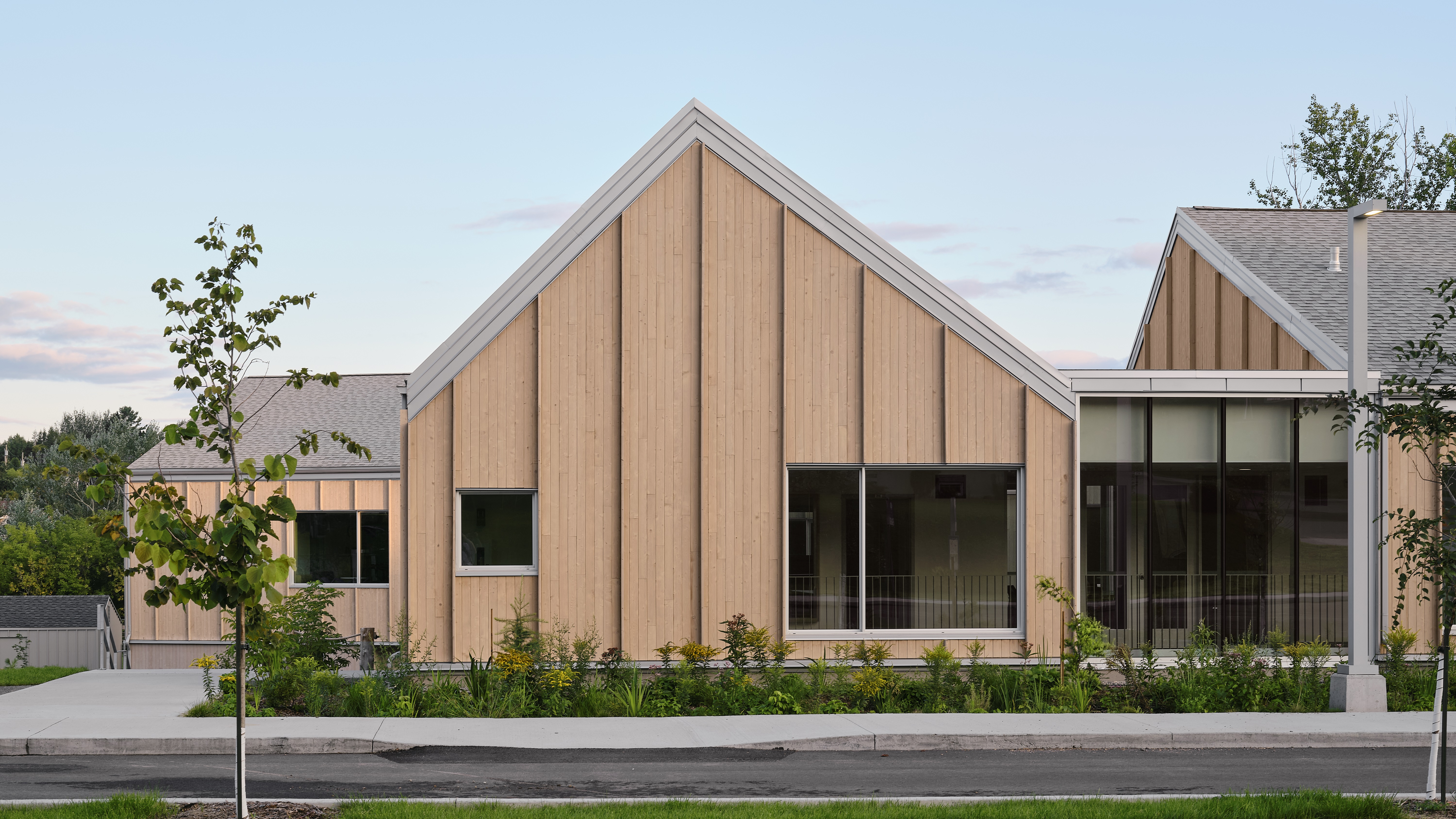 École de l'Étincelle (Lab-école) by Agence Spatiale, BGLA architecture ...