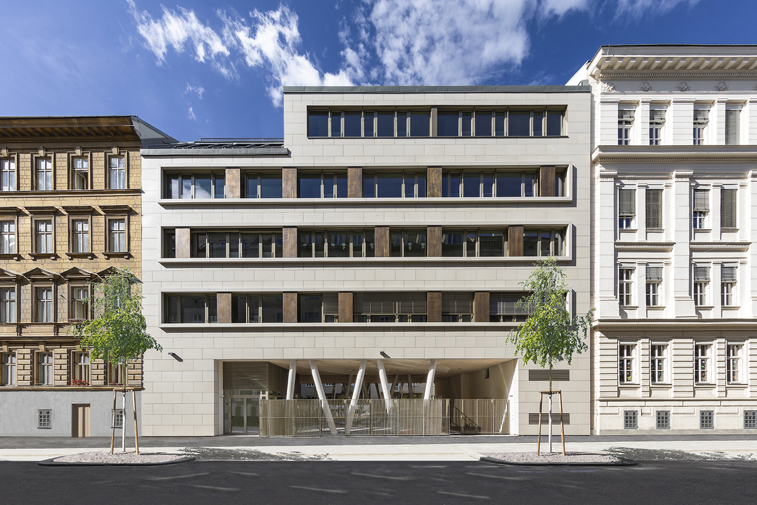 Elementary School Novaragasse Vienna by RAUMKUNST ZT GMBH - Architizer
