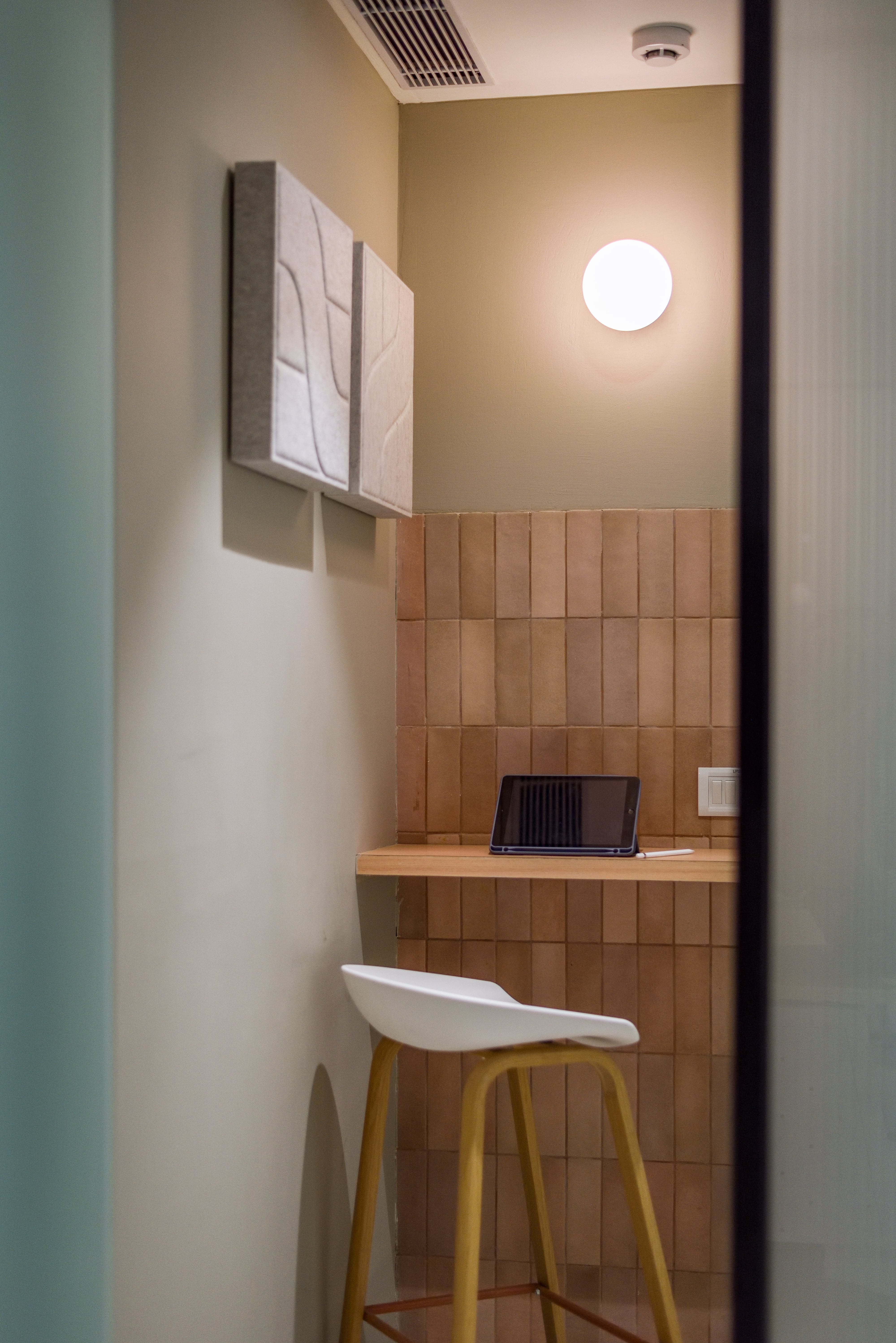 One Percent Club Office by Eight Degree Design House - Architizer