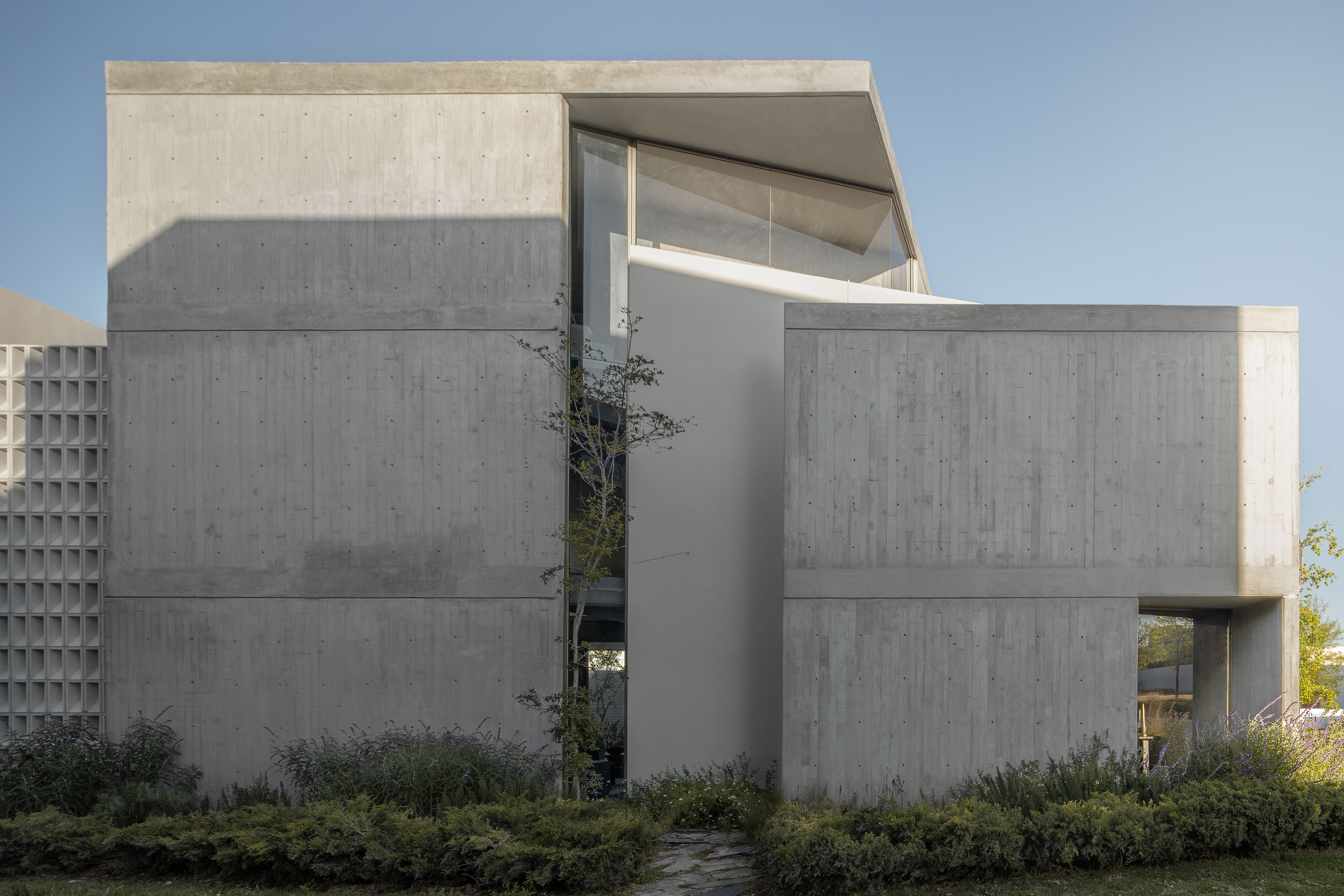 Sama House by Arkylab - Architizer