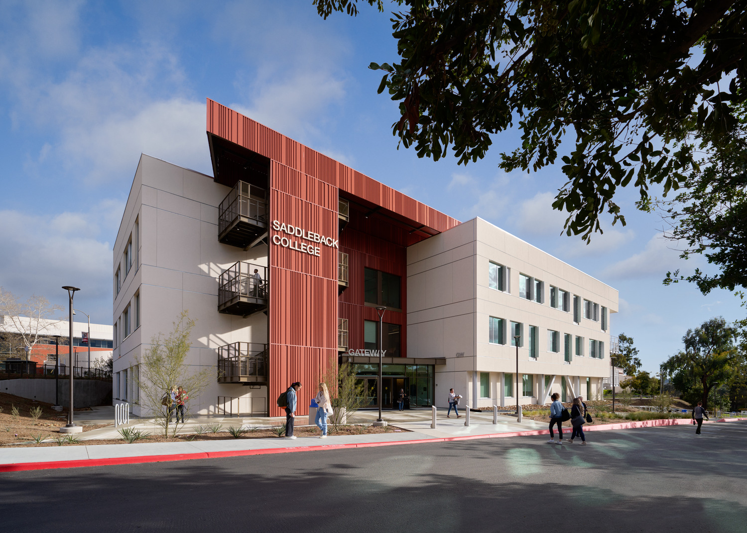 Saddleback College Gateway Building by HED - Architizer