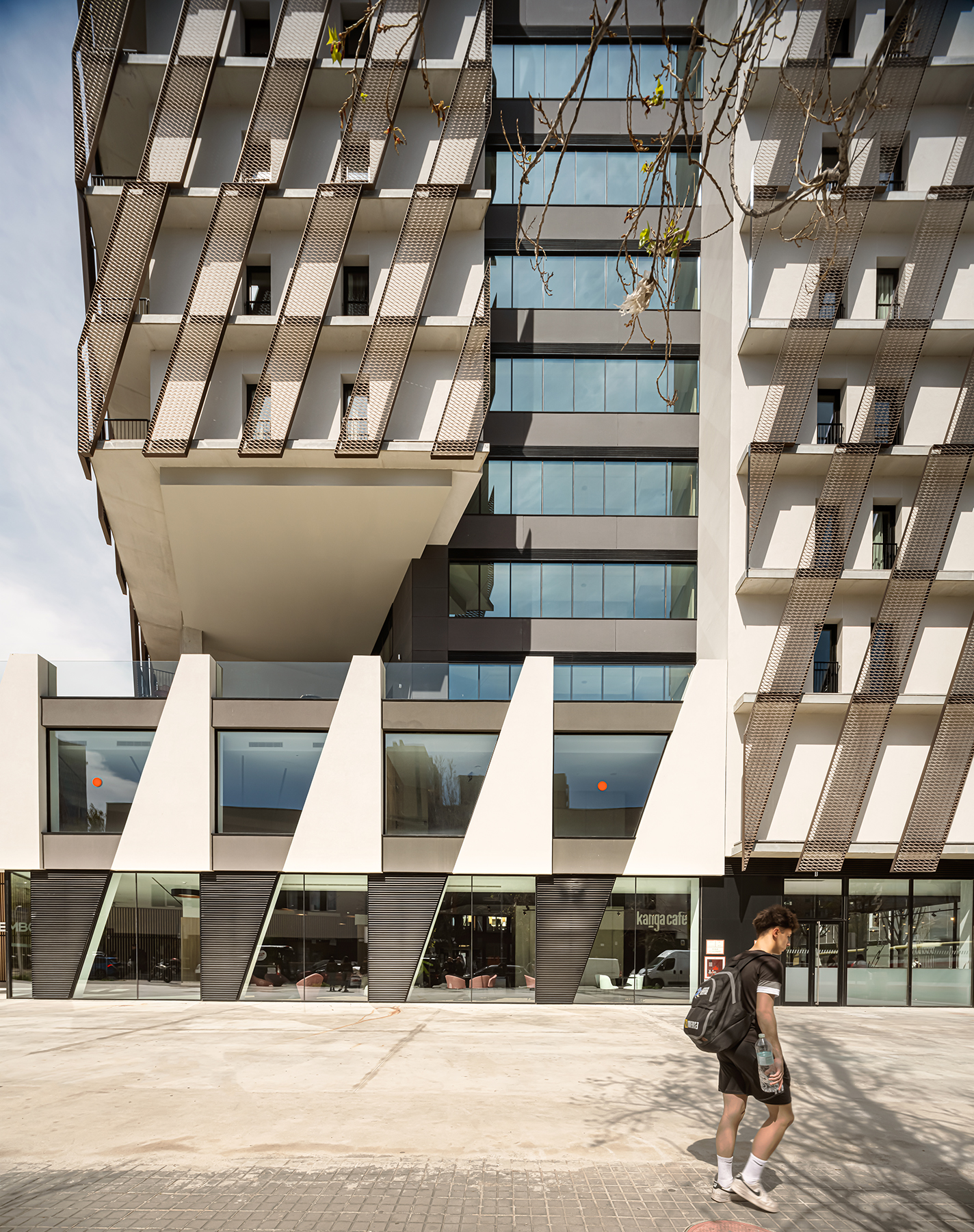 Tembo Suites Port Forum Barcelona by HYBRIDa / aZCON / D388 - Architizer