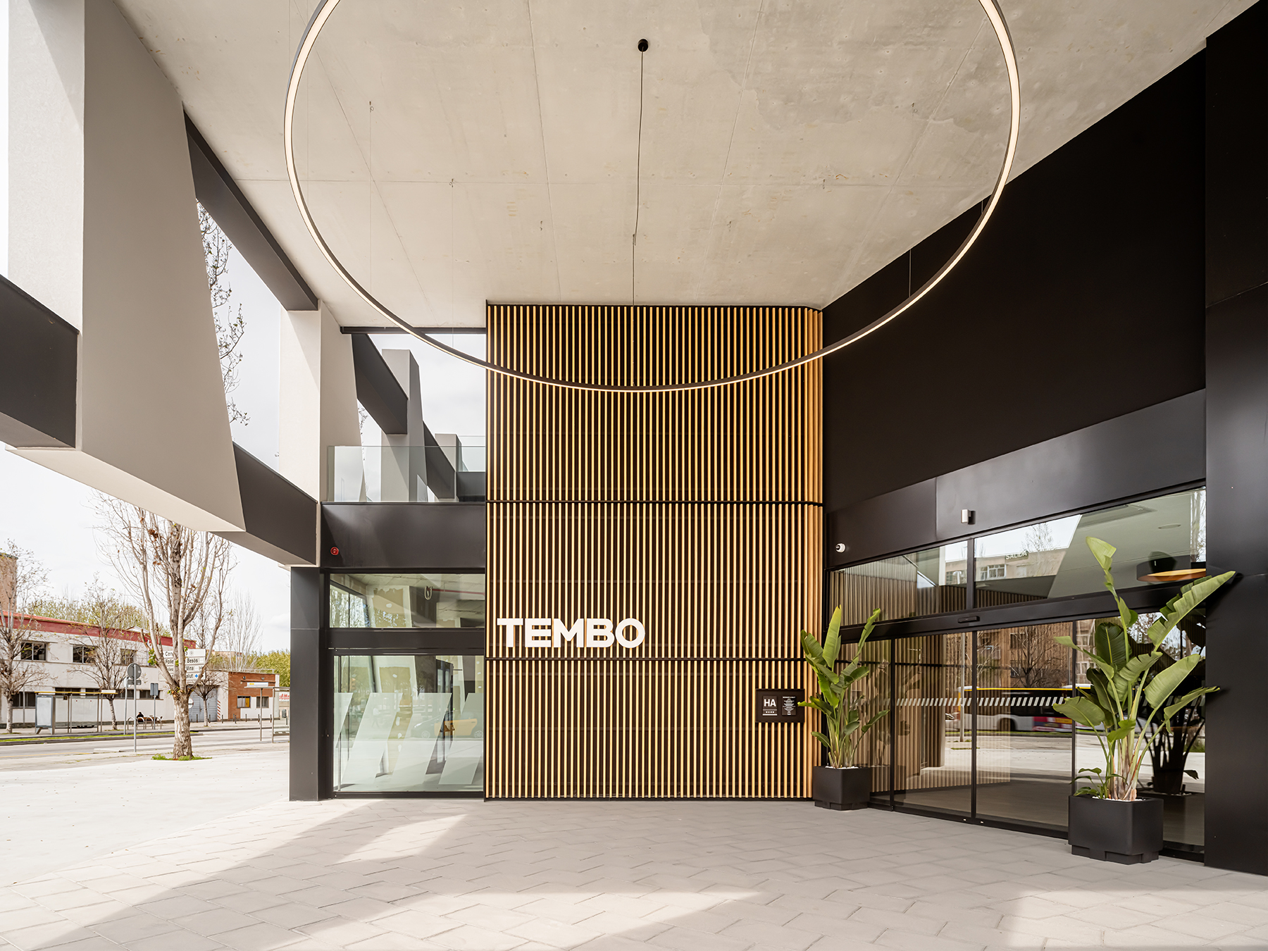 Tembo Suites Port Forum Barcelona by HYBRIDa / aZCON / D388 - Architizer