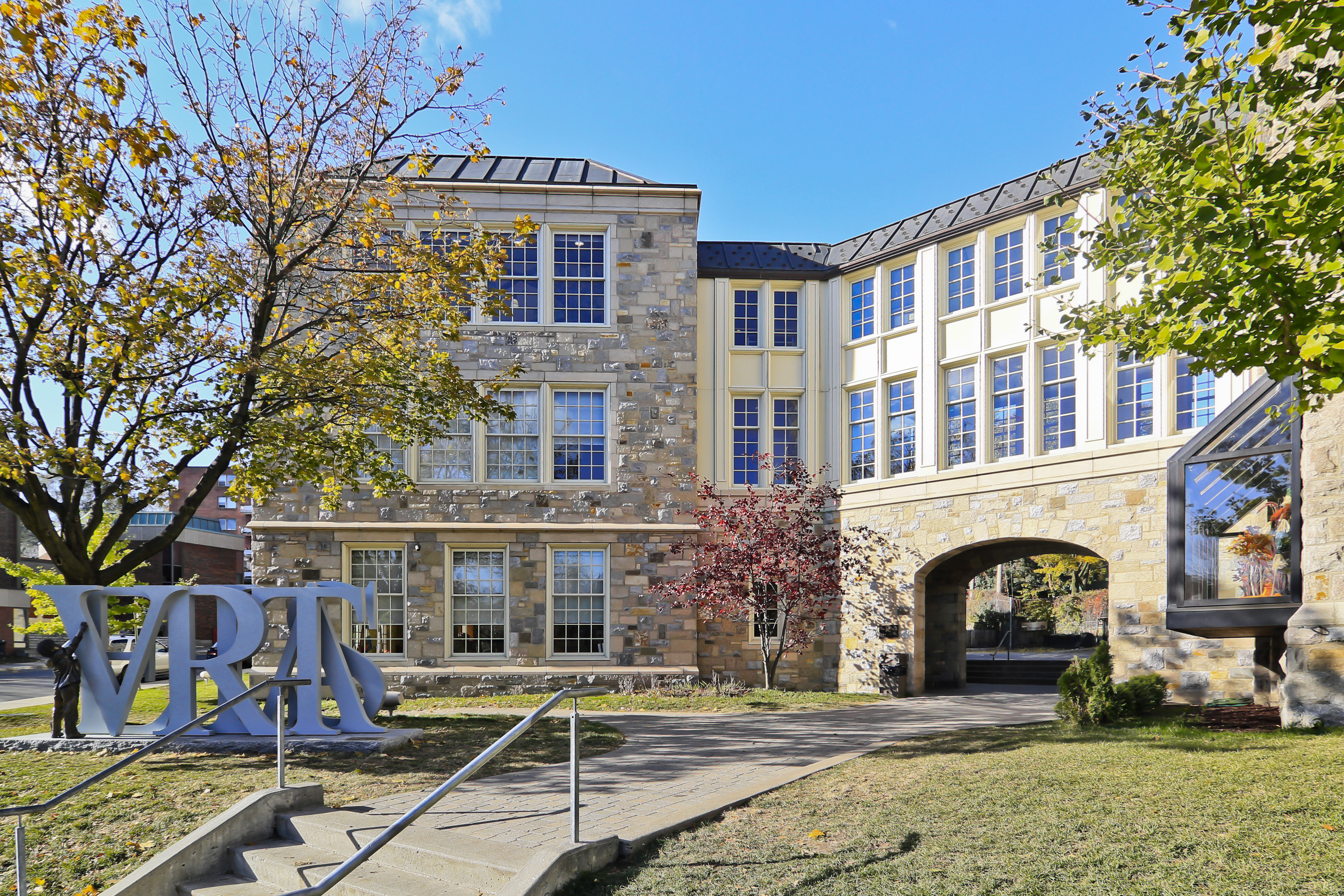 Selwyn House School by ARCHITEM Wolff Shapiro Kuskowski architectes ...