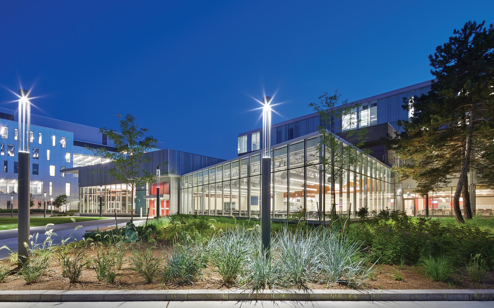 Newnham Campus Food Hall, Seneca Polytechnic by Taylor Smyth Architects ...