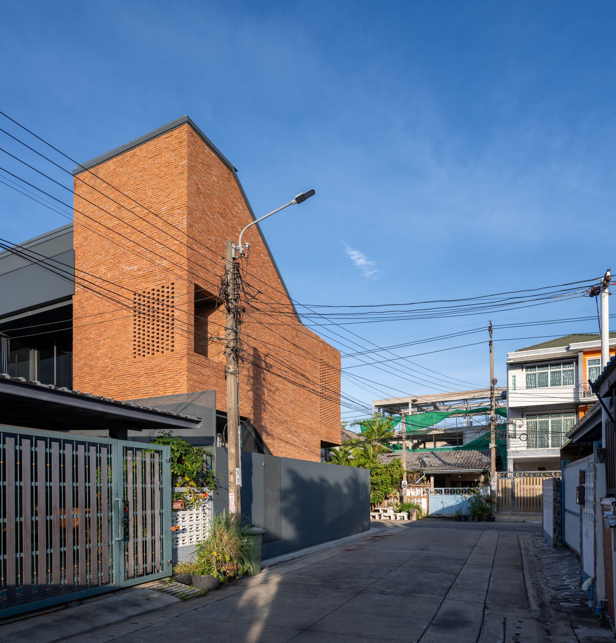 MYJ House by BodinChapa Architects - Architizer