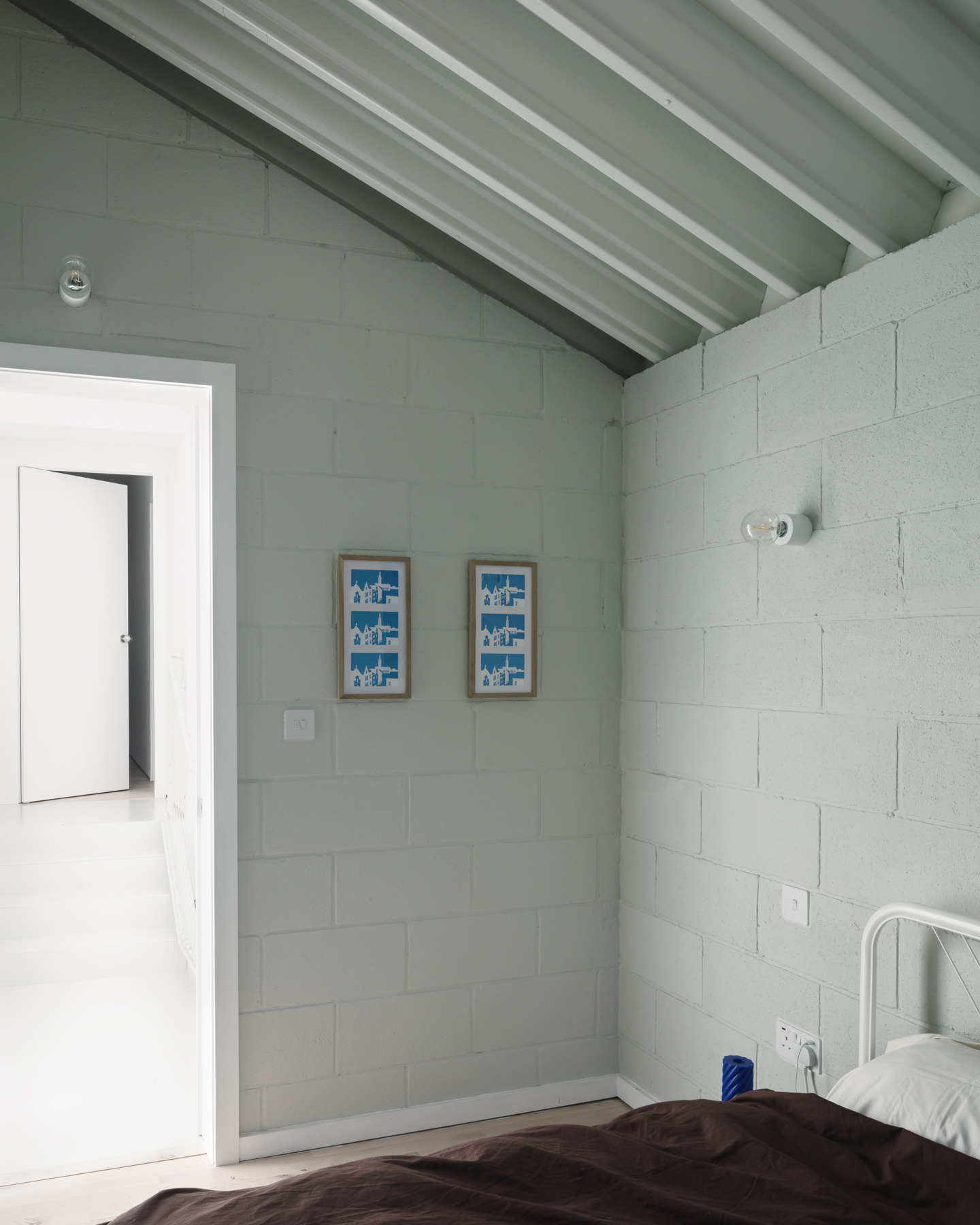 Idea 3972112: White Patio House by Pashenko Works in London, United ...