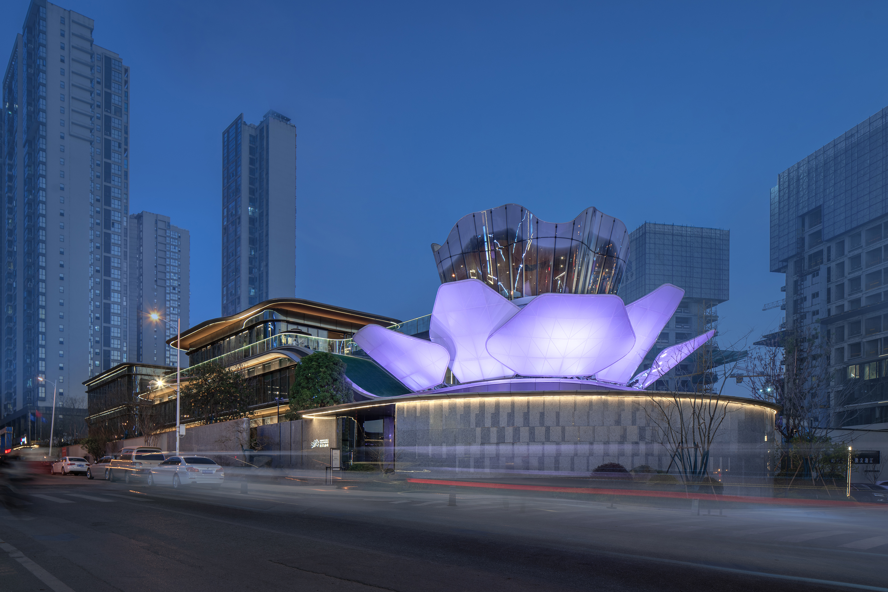 Dynamic Architecture with Overall Mobility: Lotus by the Xiangjiang ...