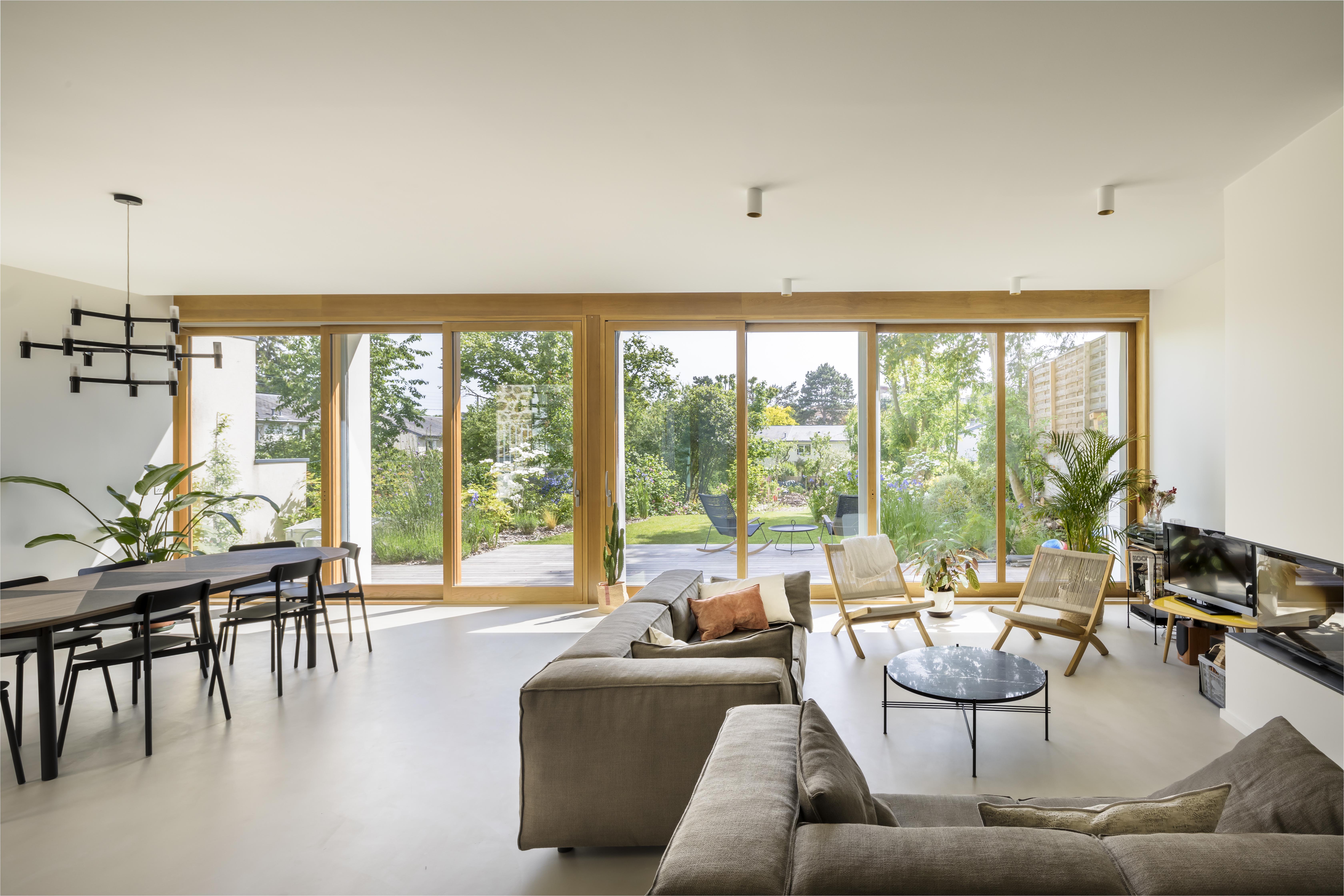 IN HAUTS-DE-SEINE (FRANCE), THE HEMAA EXTENSION BRIDGES THE GAP BETWEEN ...