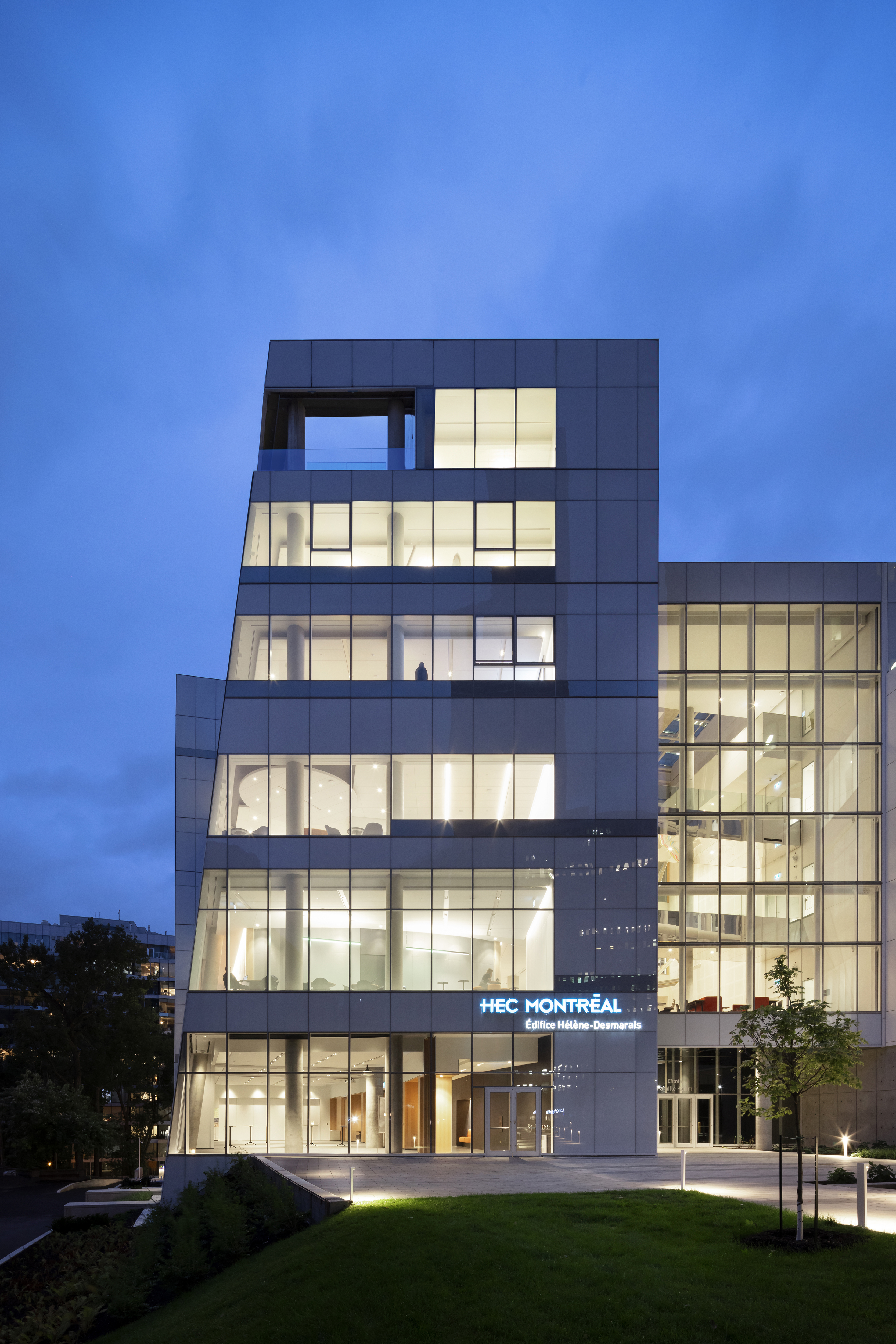 Hélène Desmarais Building – HEC Montréal by Provencher_Roy - Architizer