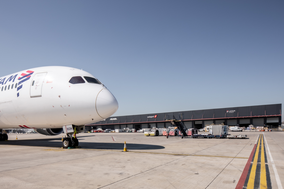 International Airport Cargo Terminal by Grupo Arquitectos - Architizer