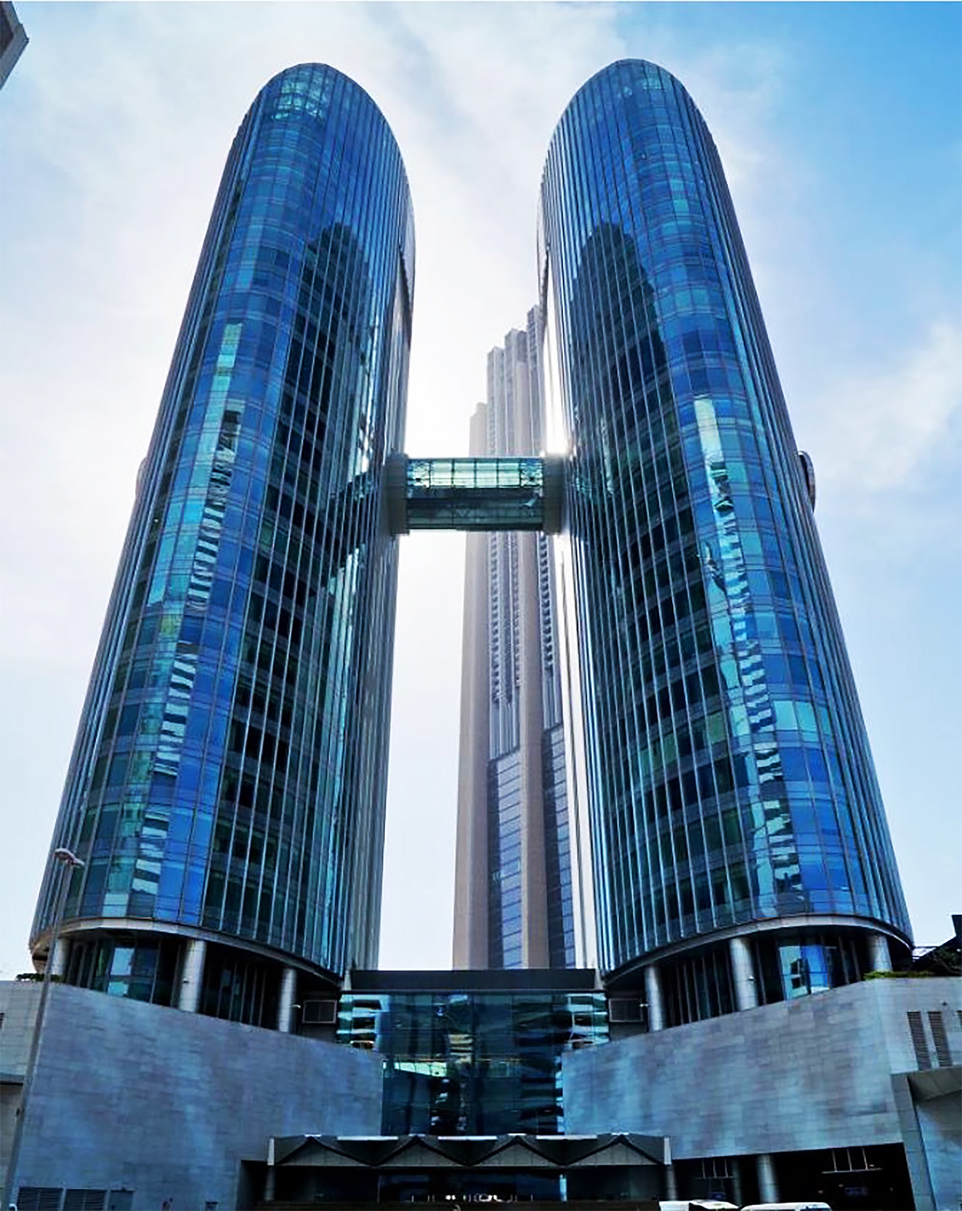 Emirates Financial Towers, Dubai. Commercial & Mixed Use, UAE by COOOP ...