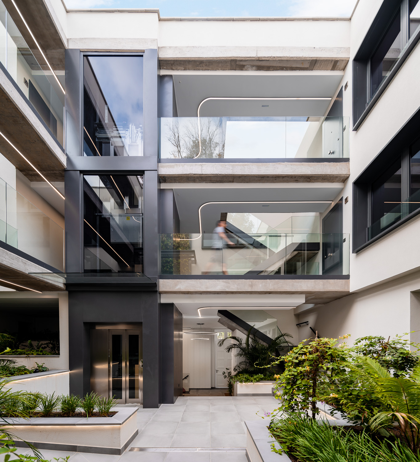 Registered houses by ROMERA ARQUITECTOS - Architizer