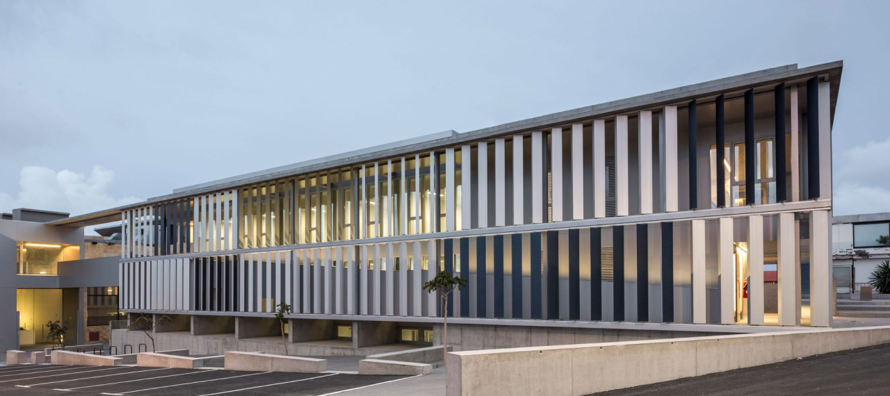 Footbridge building by ROMERA ARQUITECTOS - Architizer