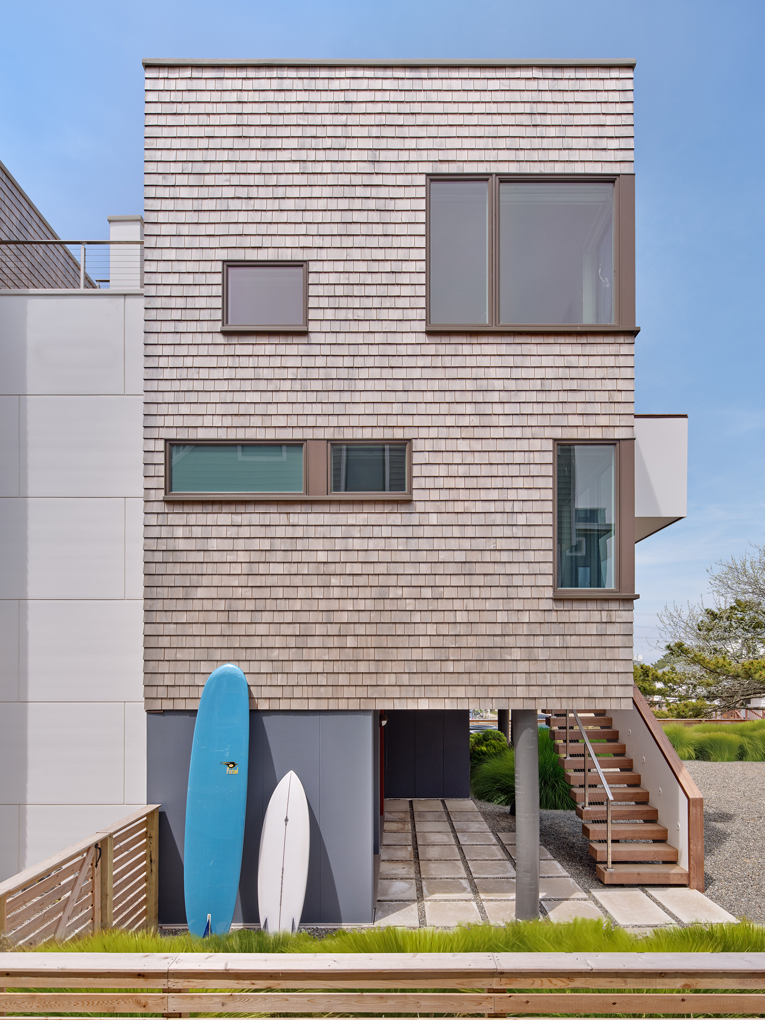 The Gap House by Parnagian Architects - Architizer