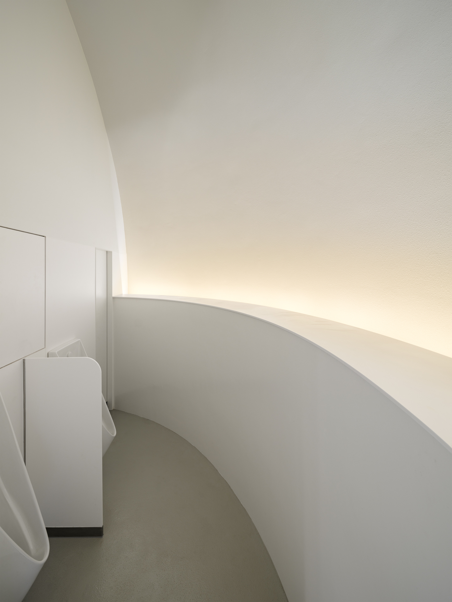 "Hi Toilet" THE TOKYO TOILET Nanago Dori Park by Kubo Tsushima ...