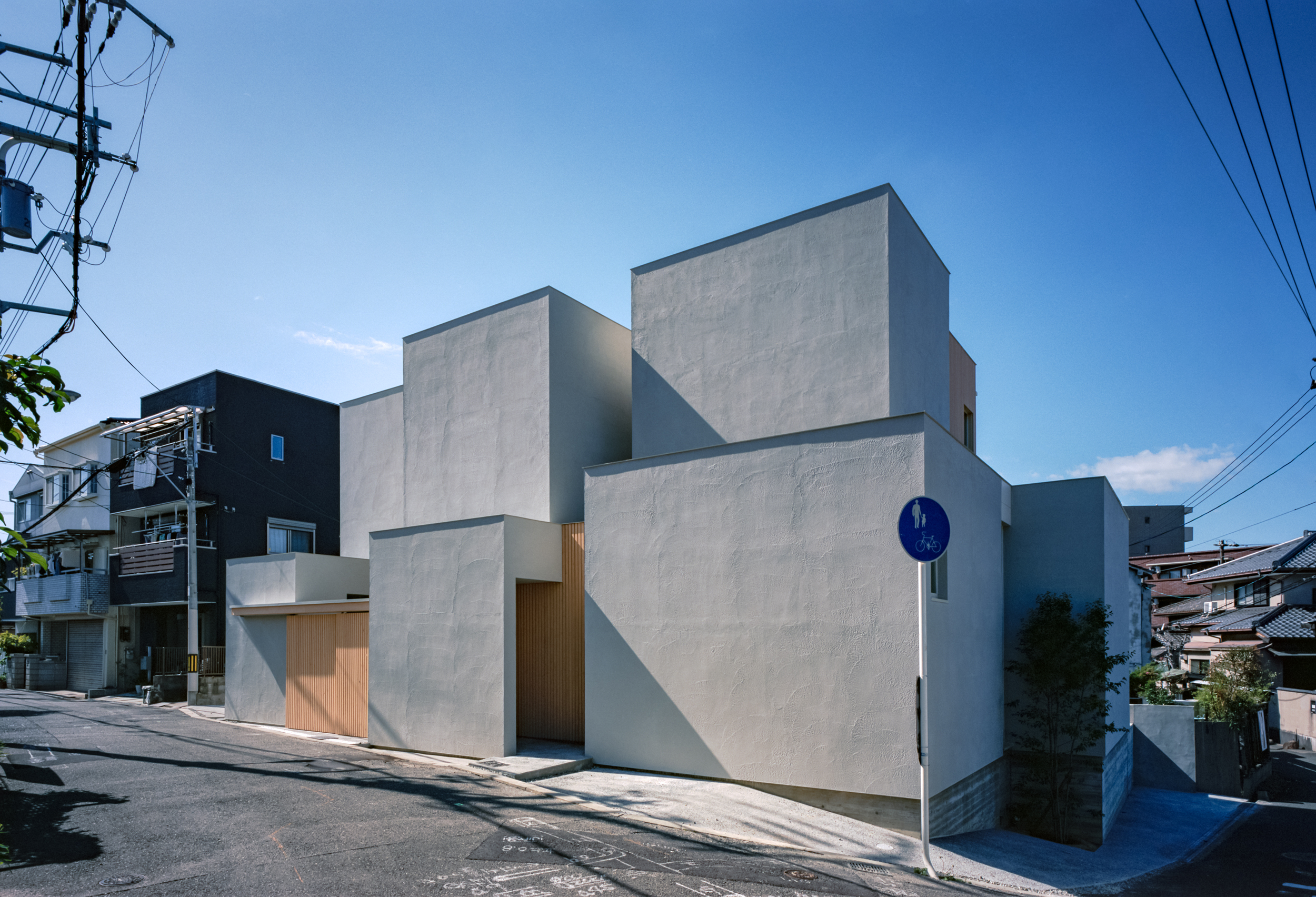 House in Tsurumi-ku by Fujiwaramuro Architects - Architizer