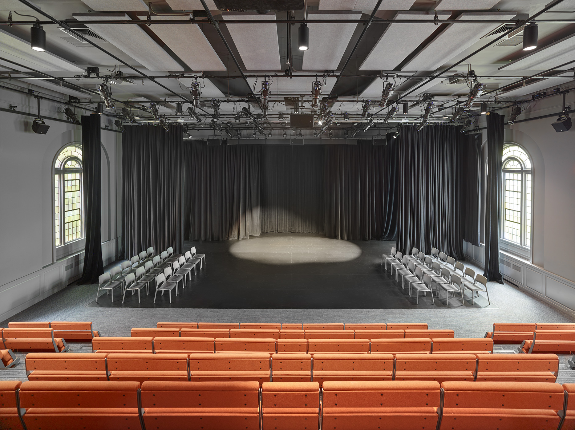 The Berkeley Carroll School Performing Arts Center by 1100 Architect ...