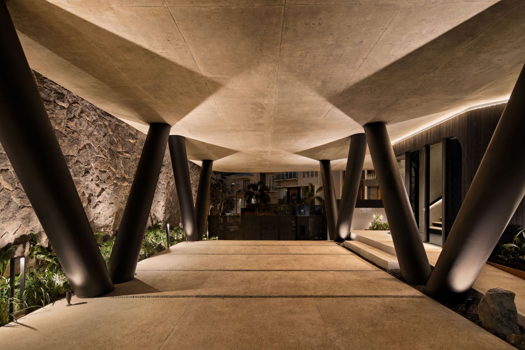 Idea 3992767: House on V-Stilts by K-Thengono Design Studio in Jakarta ...