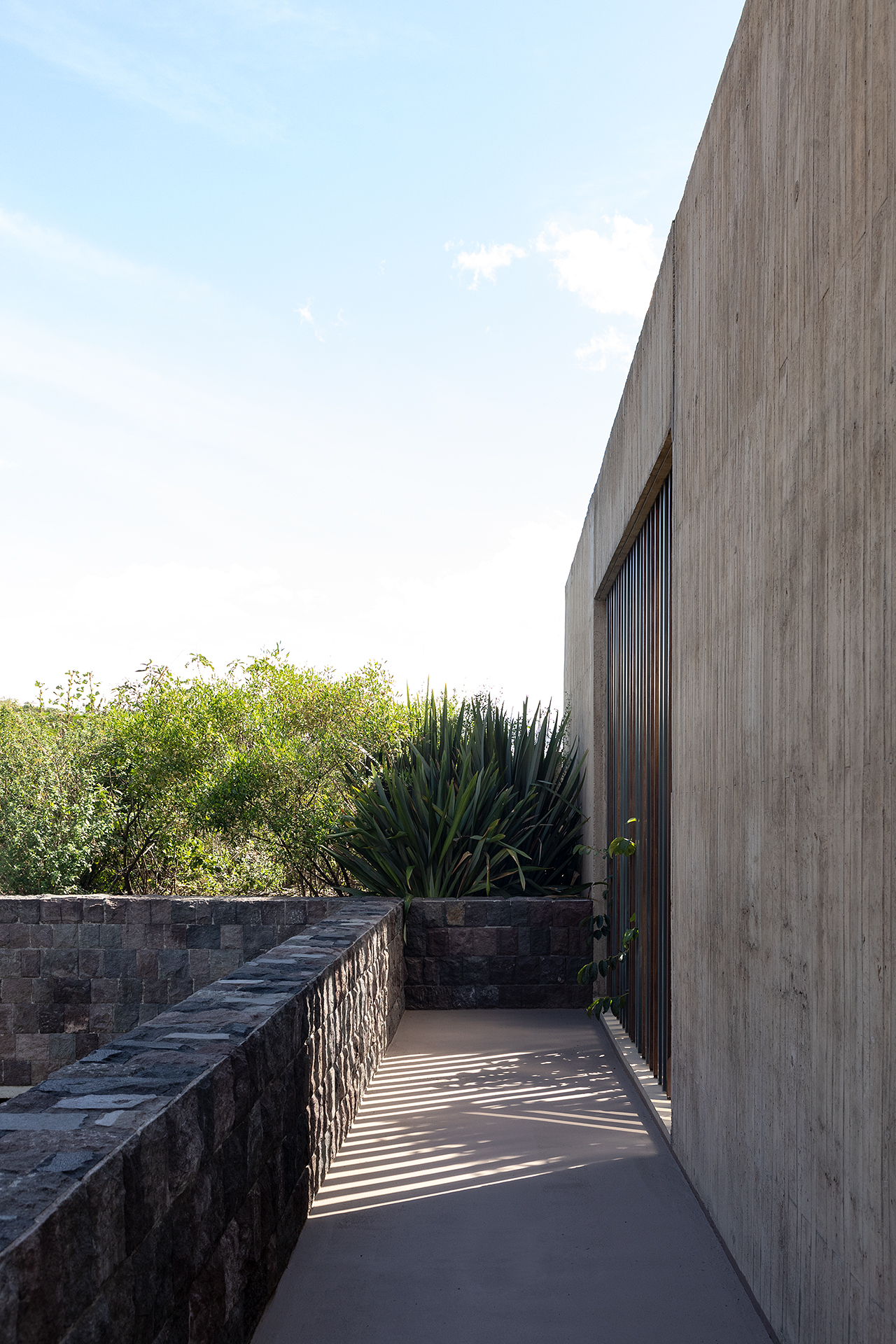 CASA NE by Diez+Muller - Architizer