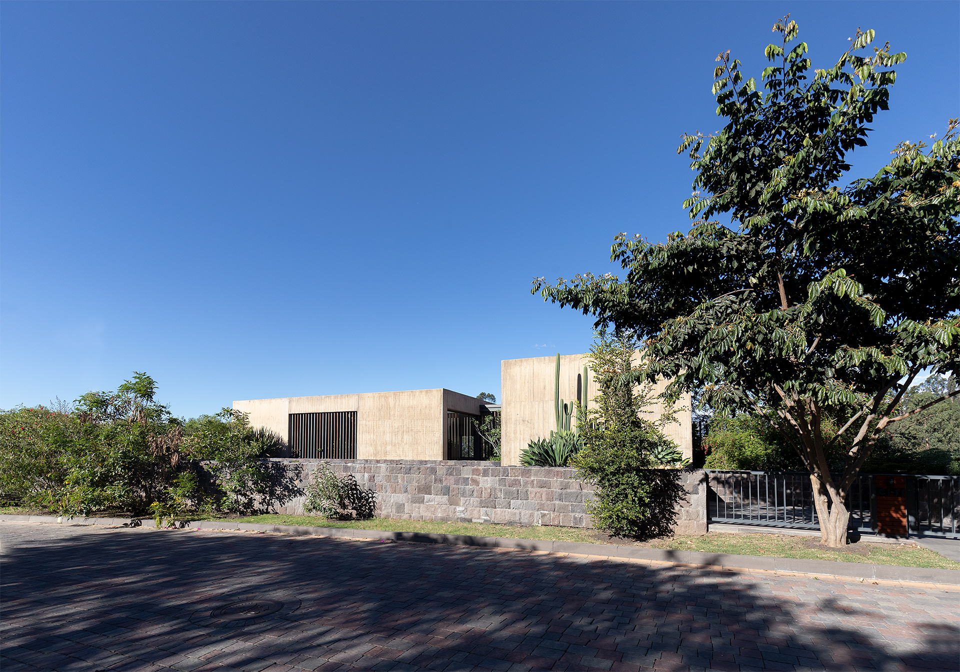 CASA NE by Diez+Muller - Architizer