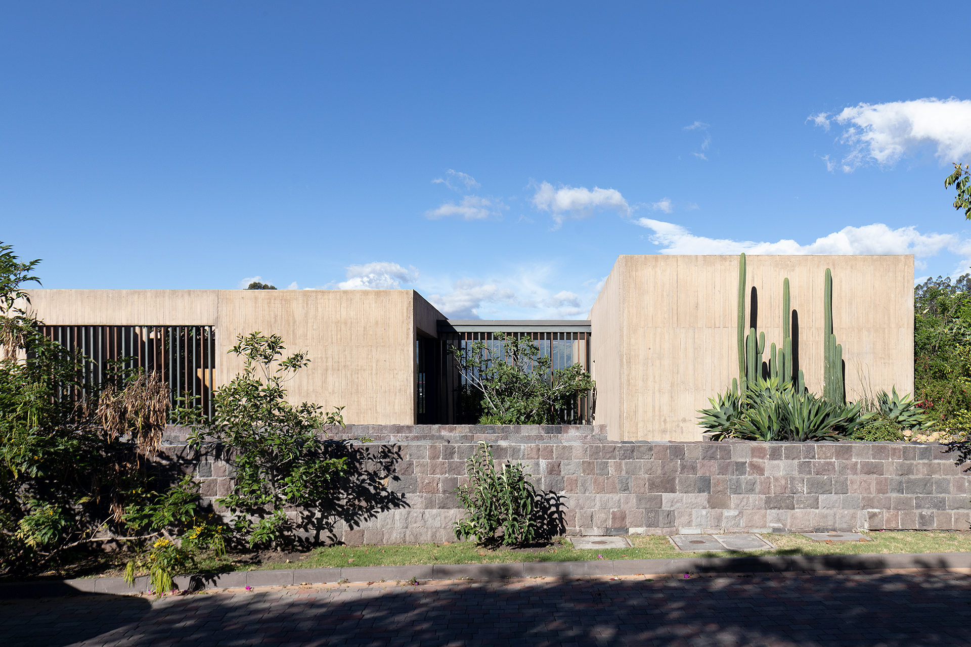 CASA NE by Diez+Muller - Architizer