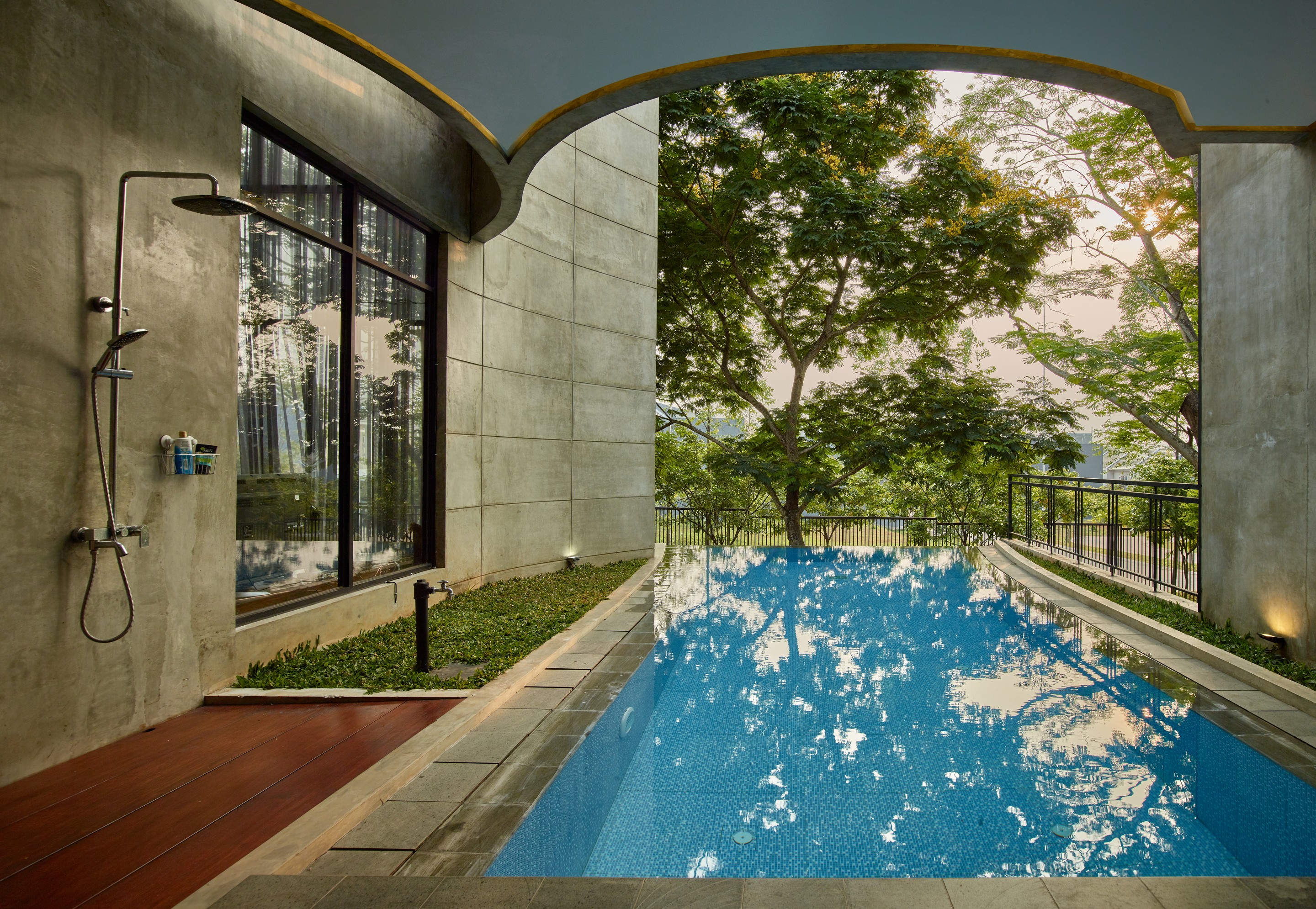 Kampono House by Realrich Architecture Workshop - RAW Architecture ...