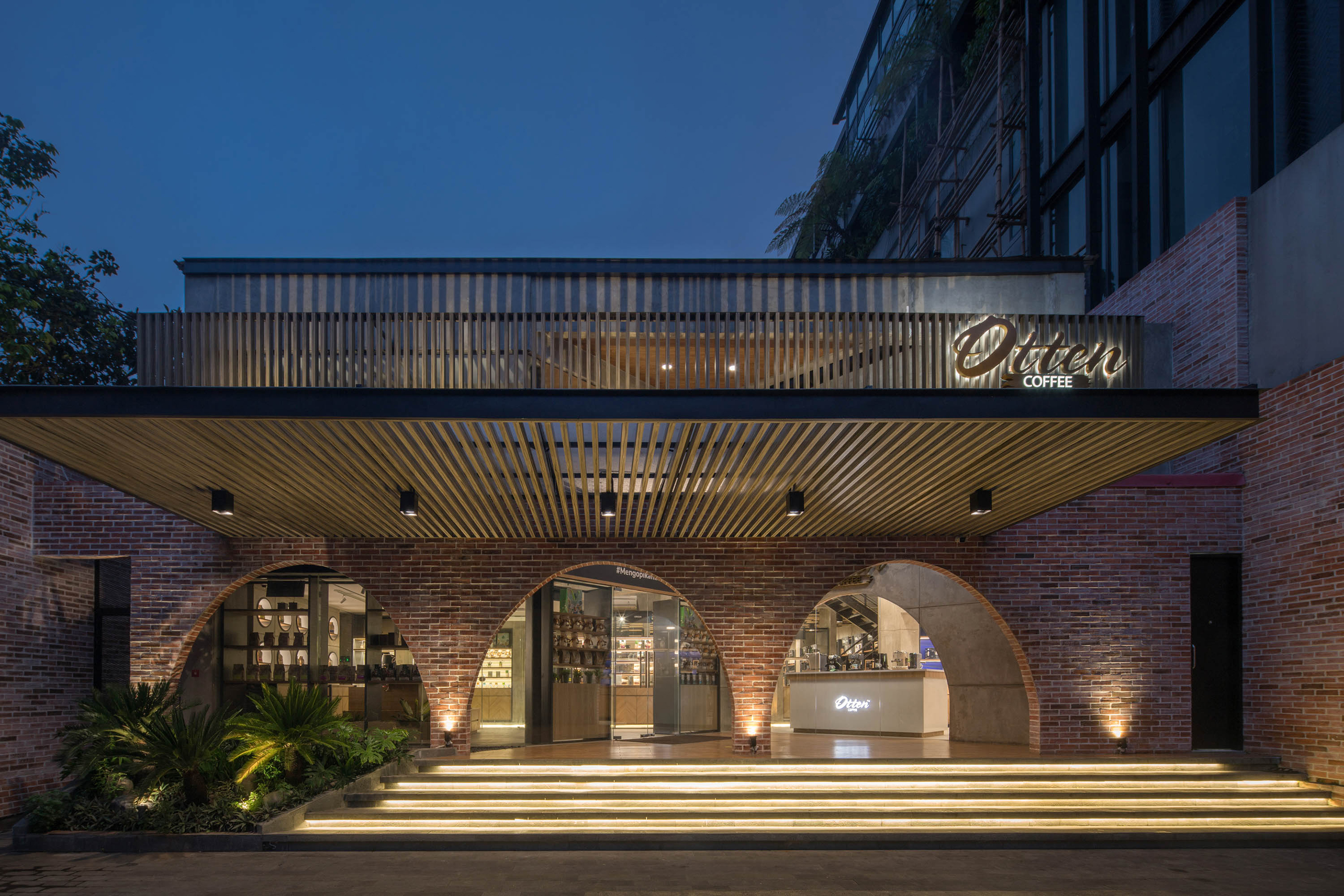Otten Coffee Experience by Realrich Architecture Workshop - RAW ...